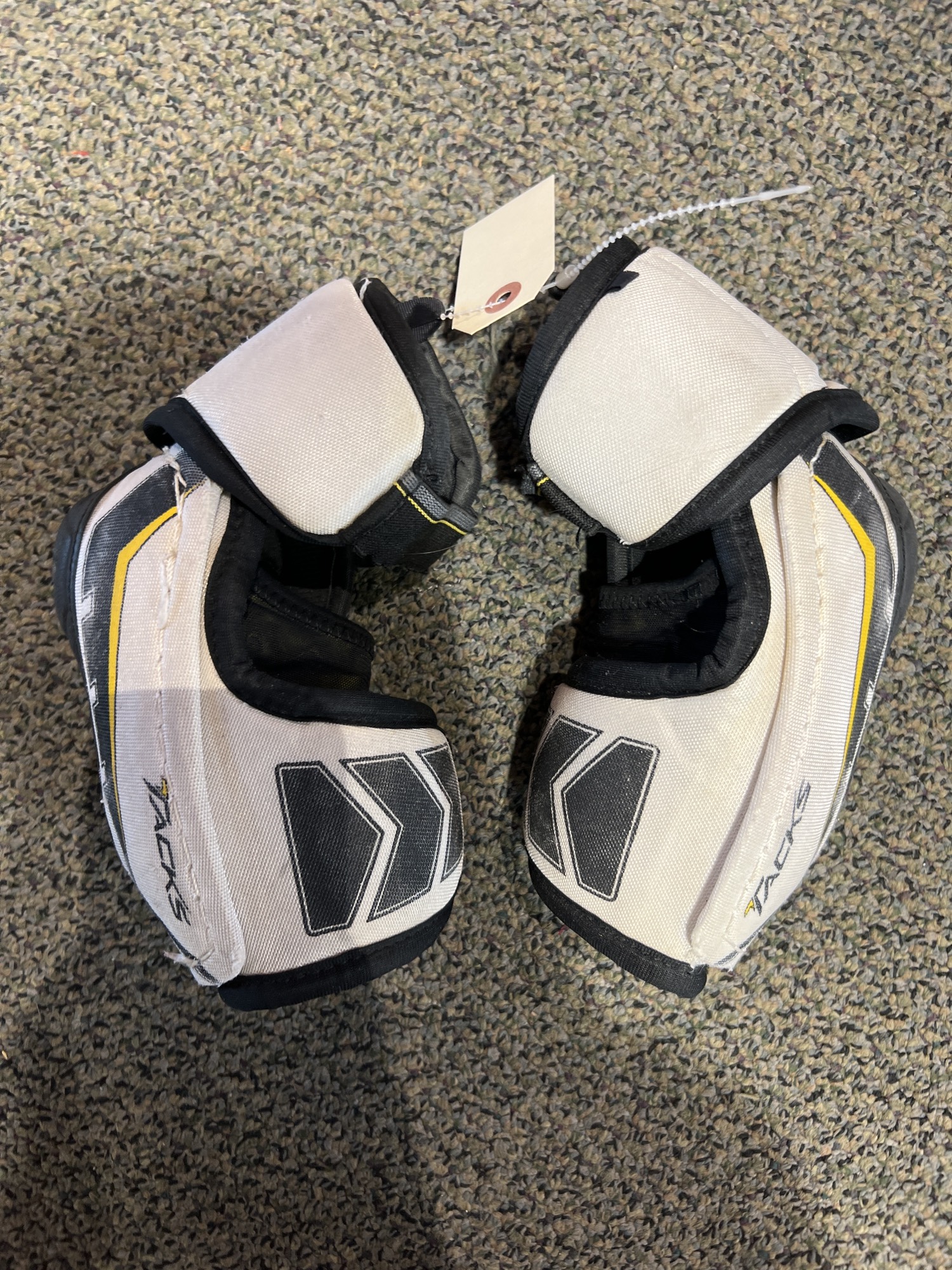 Used Large CCM Tacks 4052 Elbow Pads | SidelineSwap
