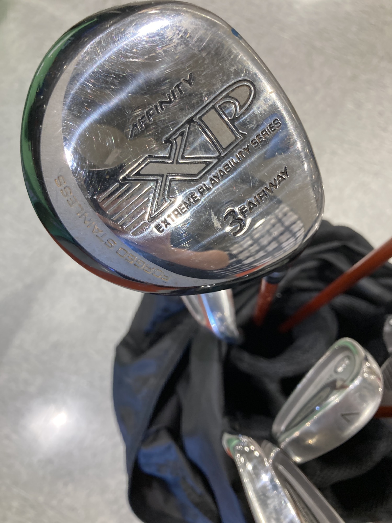 Used Men’s Affinity XP Right Handed Complete Golf Set | SidelineSwap