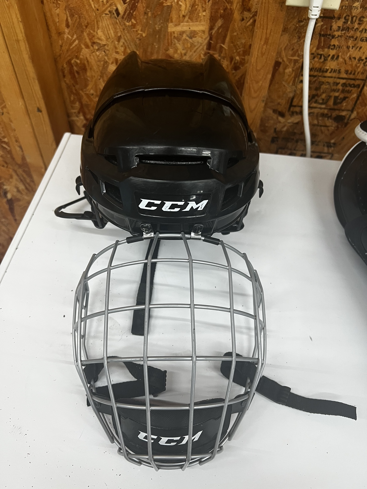 Used Large CCM Vector V10 Helmet | SidelineSwap