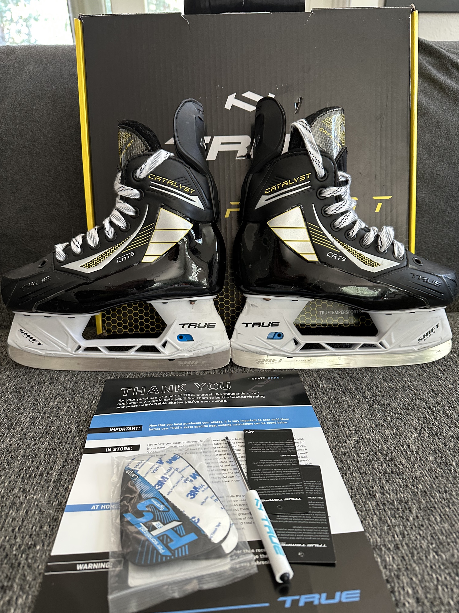True Youth Ice Skates Catalyst 5 3.0R Cat5 | SidelineSwap