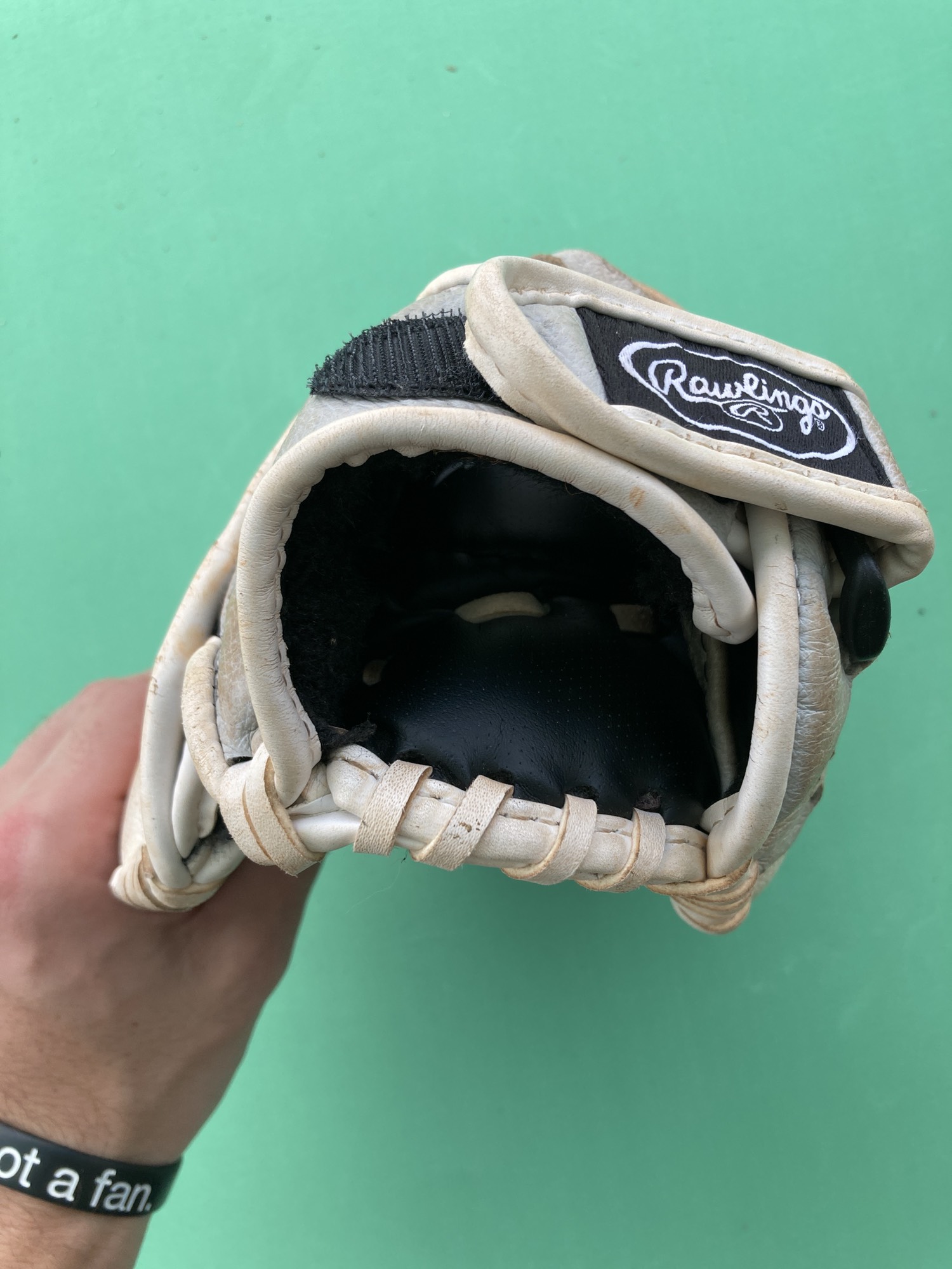 Used Rawlings Highlight Series Right Hand Throw Infield Baseball Glove 11" | SidelineSwap
