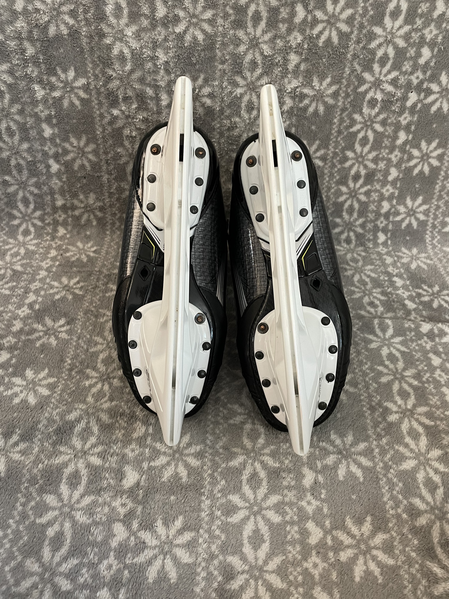 Like New Intermediate Custom Bauer Vapor Hyperlite 2 Hockey Skates Size ...
