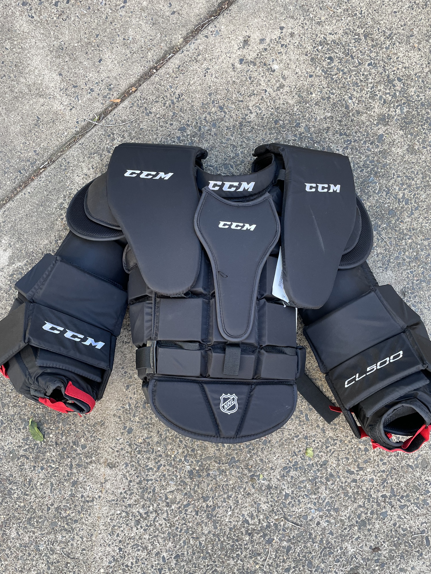 New Medium CCM CL 500 Goalie Chest Protector | SidelineSwap