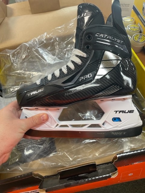 Senior New True Catalyst Pro Hockey Skates Regular Width Pro Stock Size ...