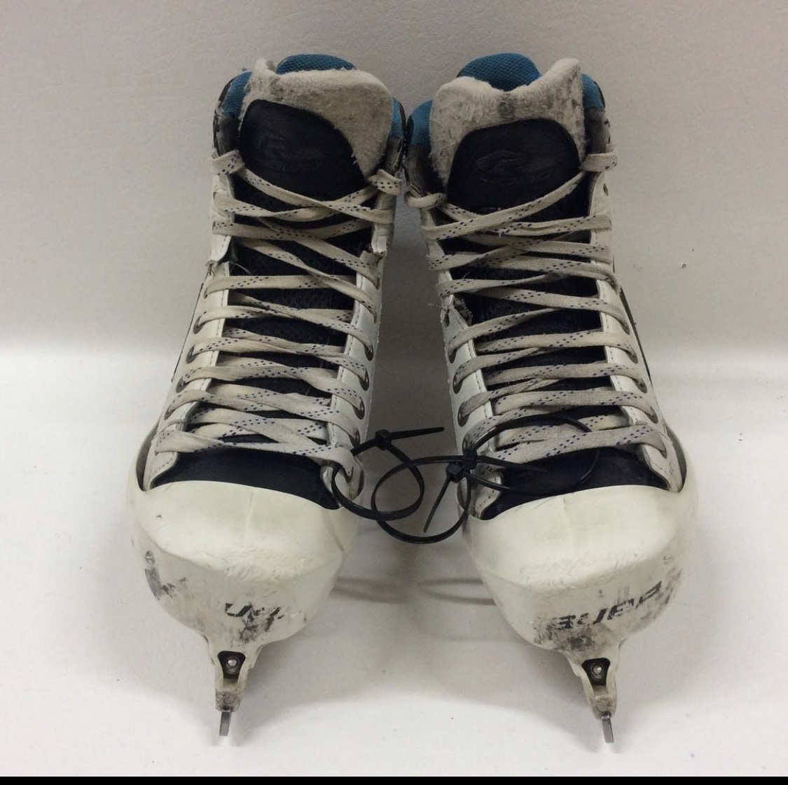 Used Bauer Reactor 4000 Senior 9 Ice Skates Goalie Skates | SidelineSwap