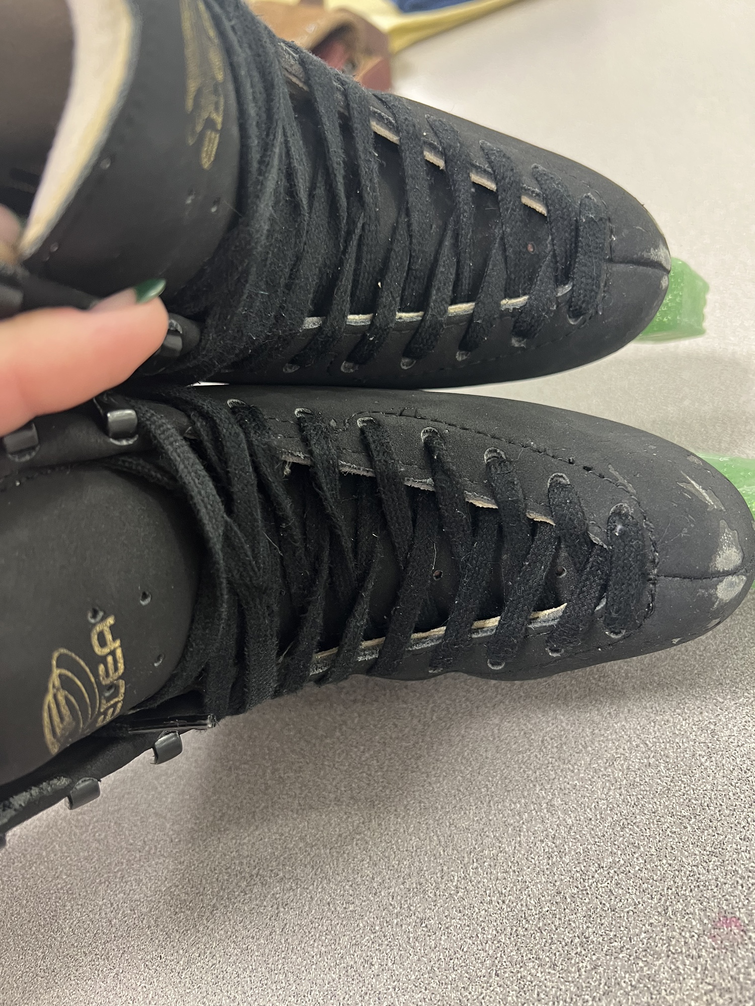 Edea Overture 200 boots with MK Flight blades, guards | SidelineSwap