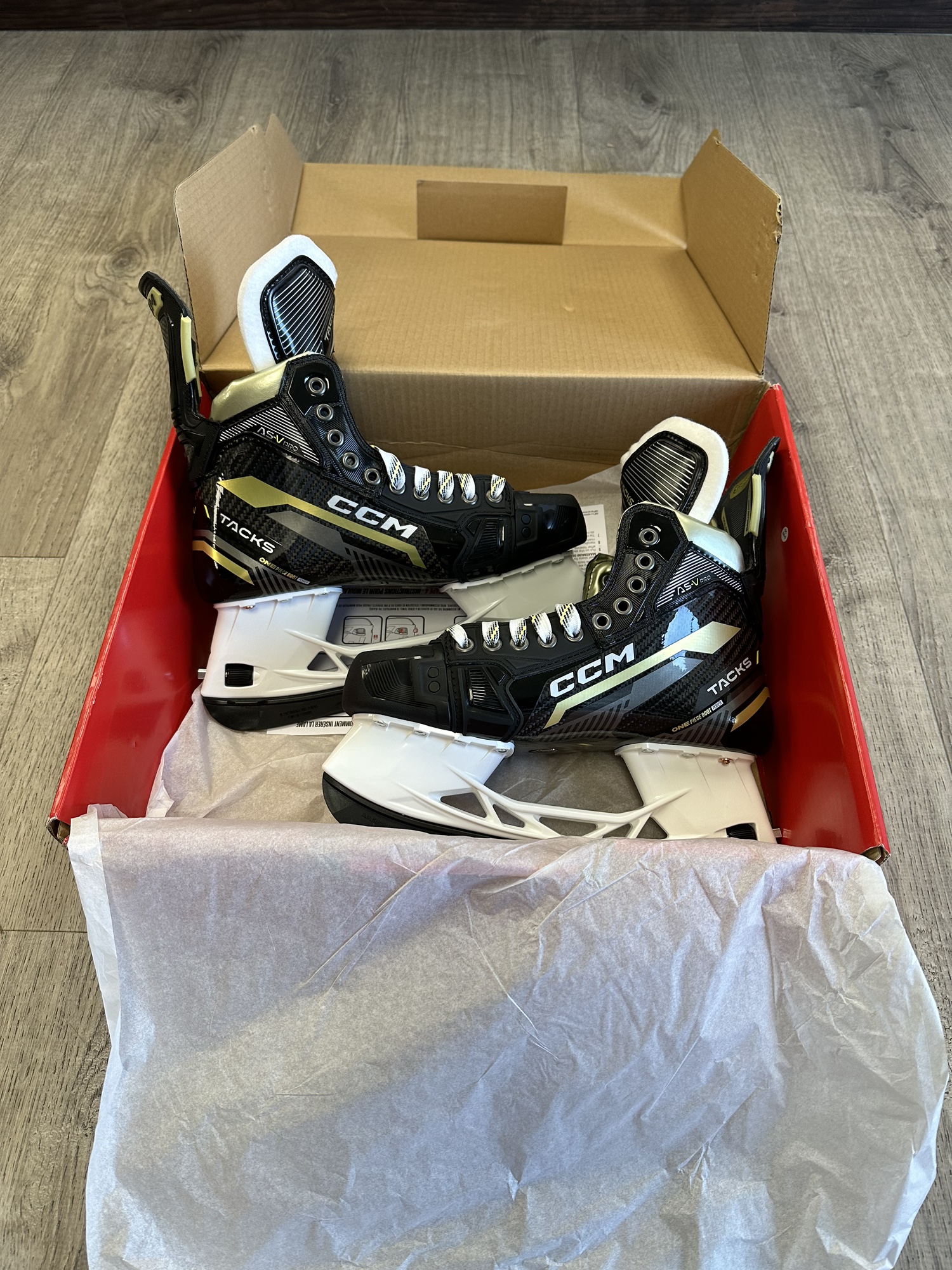 New CCM Regular Width Size 7 AS-V Pro Hockey Skates | SidelineSwap