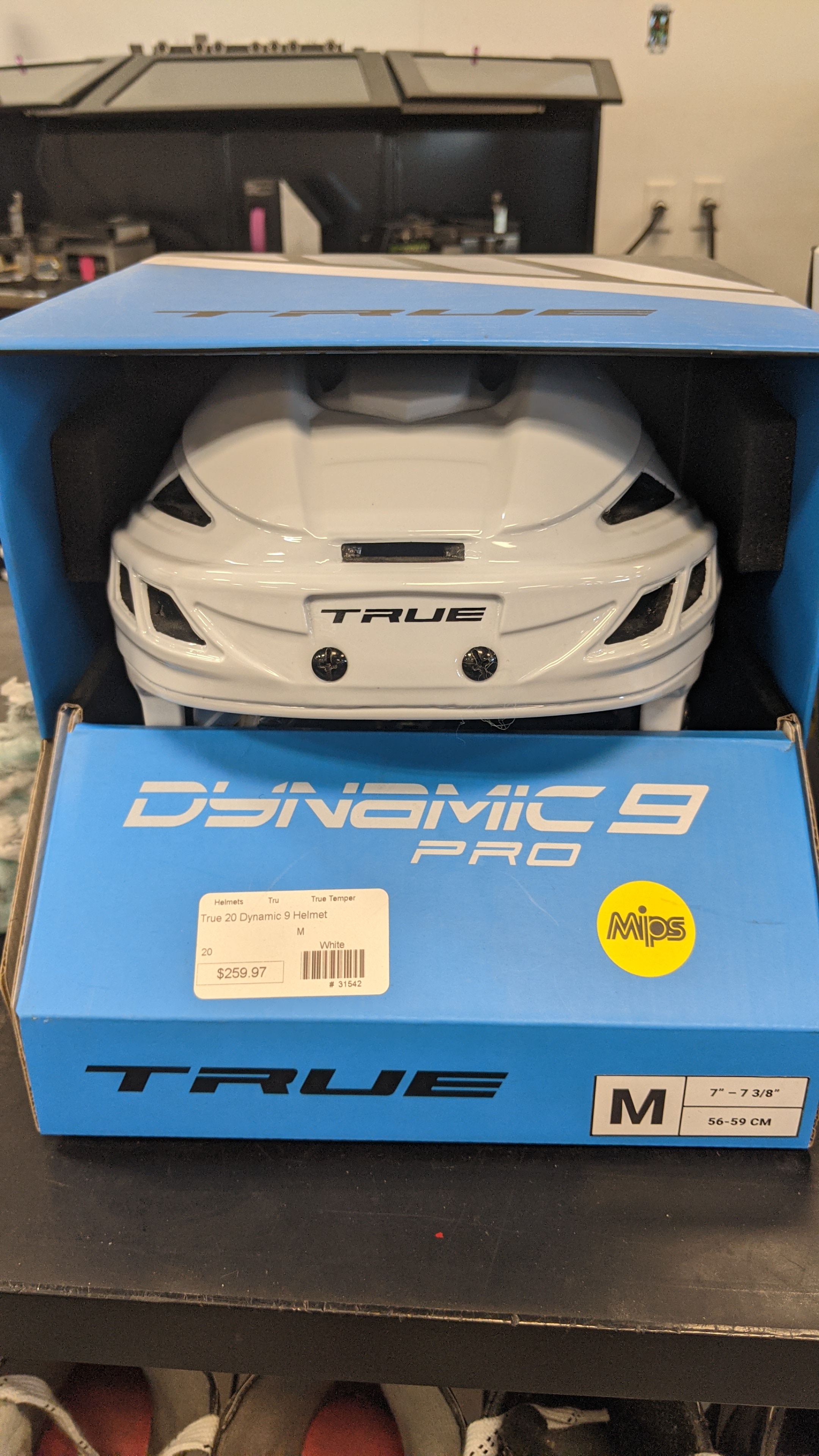 New True Dynamic 9 Helmet | SidelineSwap