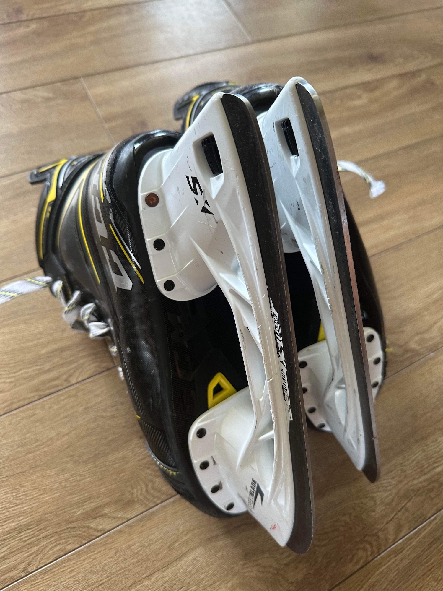 Ccm super tacks skate Classic se | SidelineSwap