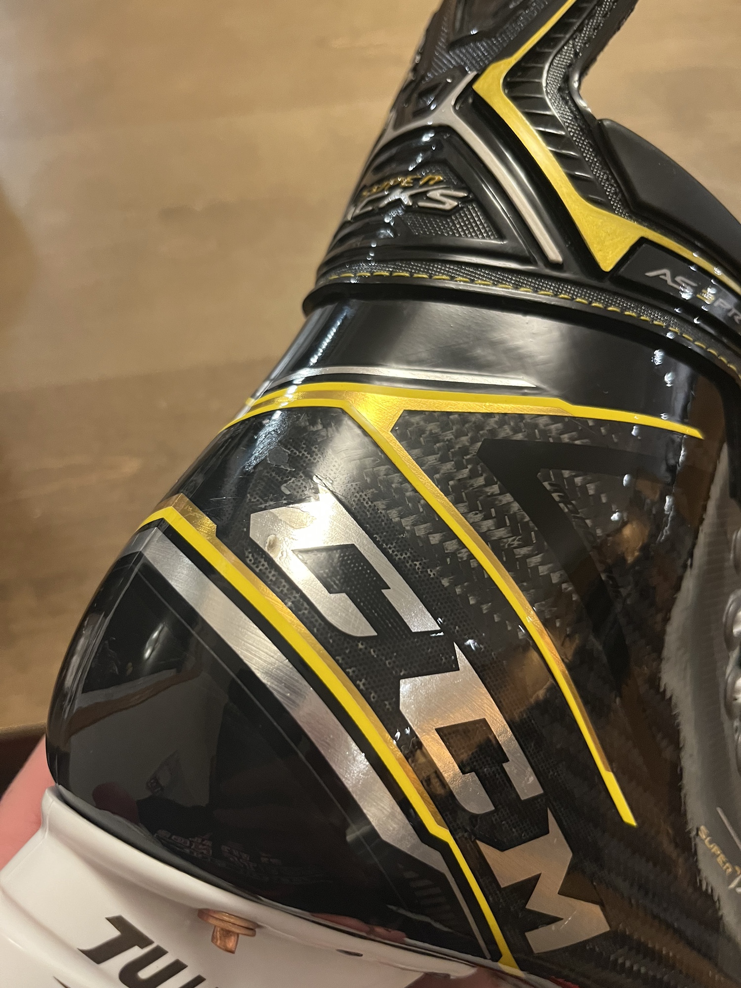 Used CCM Regular Width Pro Stock Size 9L 8R Super Tacks AS3 Pro Hockey ...