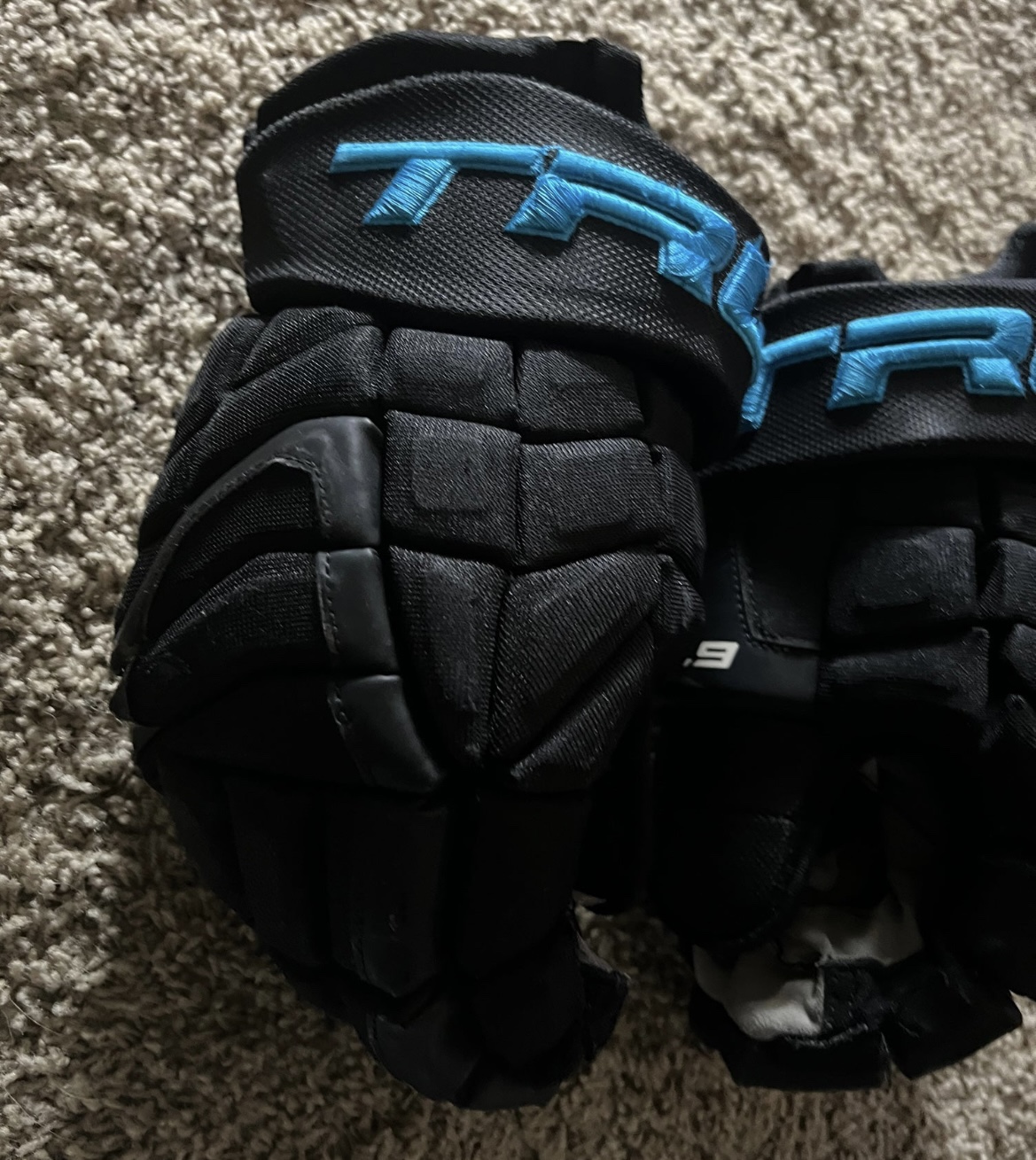 TRUE XC9 Pro Stock Gloves | SidelineSwap
