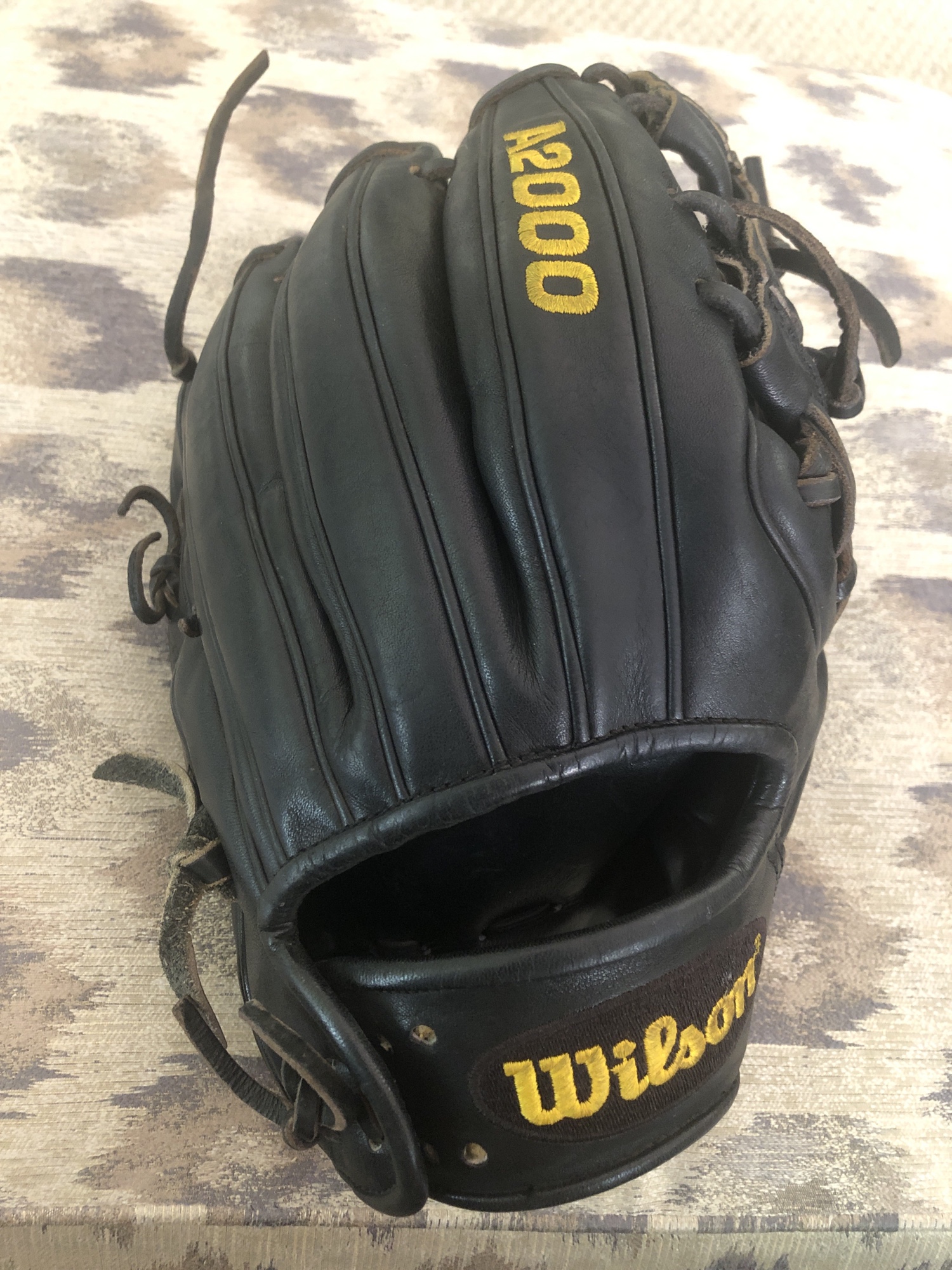 Wilson A2000 Black Infield 11.5" Glove | SidelineSwap