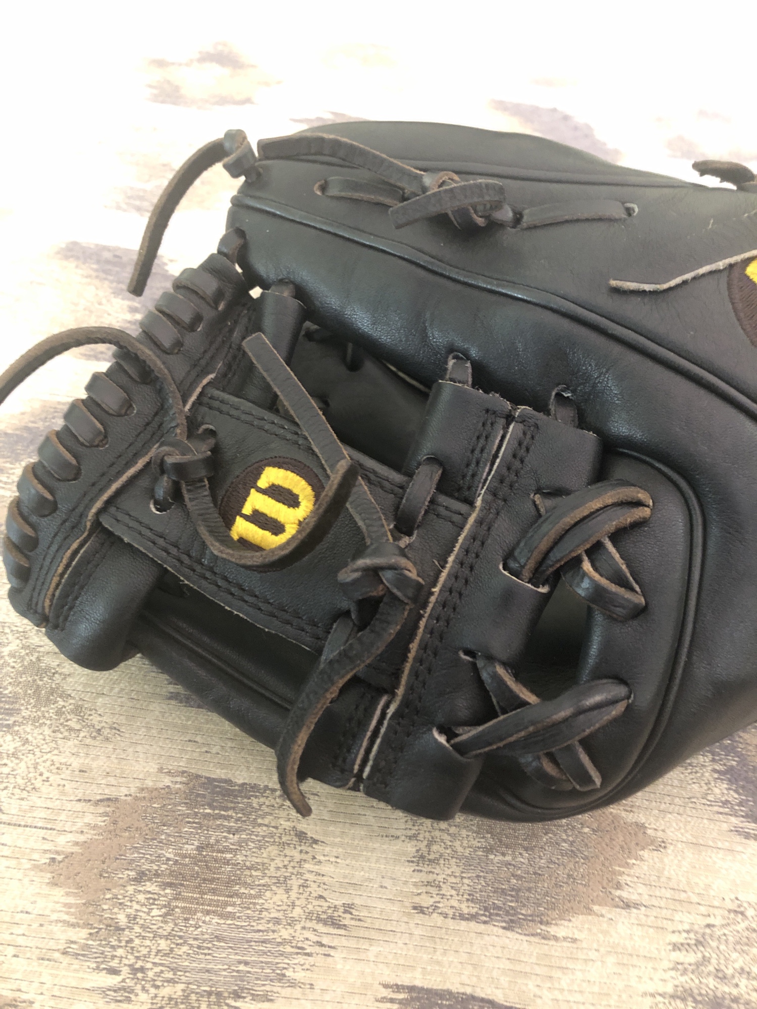Wilson A2000 Black Infield 11.5" Glove | SidelineSwap