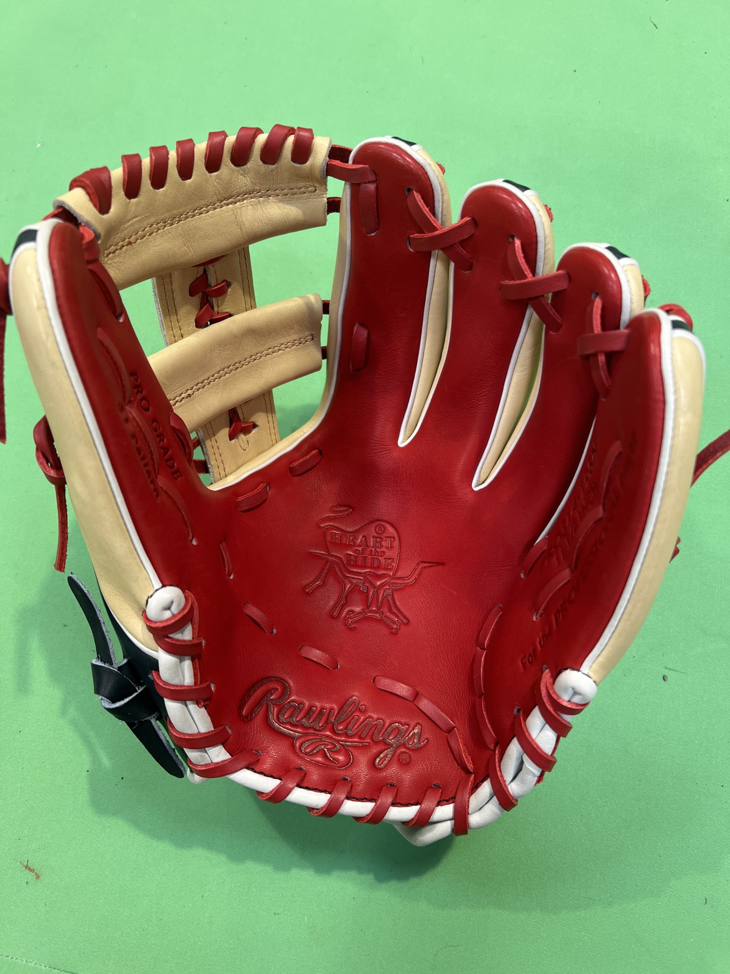 Tan New Rawlings Heart of the Hide Right Hand Throw Infield Baseball Glove 11.5" | SidelineSwap