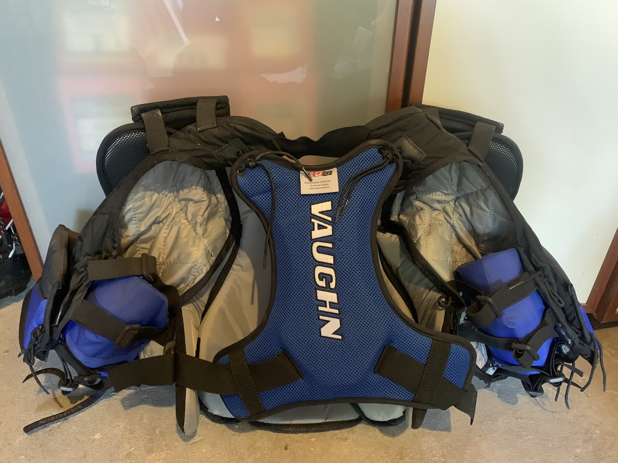 New Medium Vaughn Velocity V6 1000 Pro Goalie Chest Protector ...
