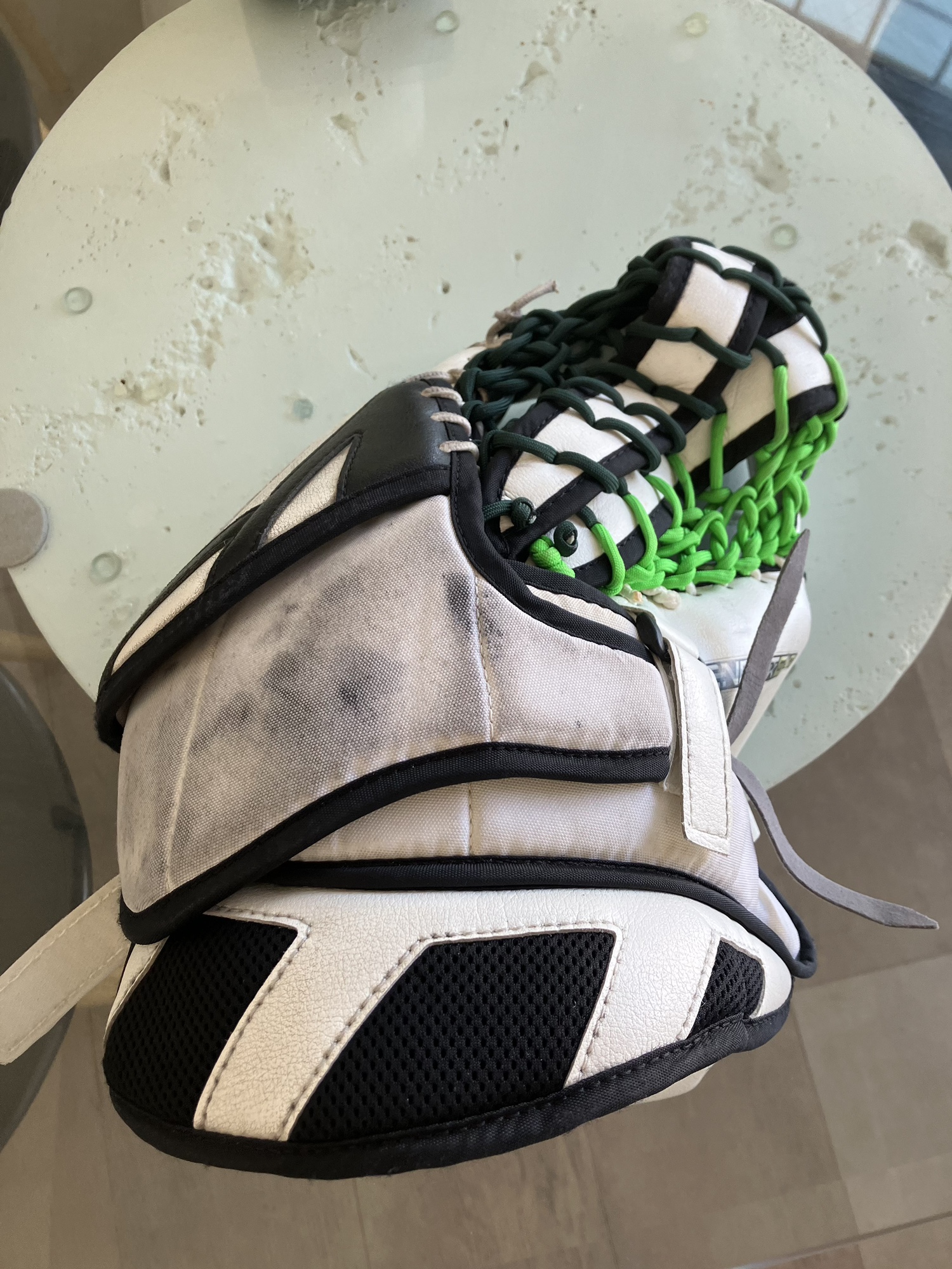 Brians Gnetic 8.0 Goalie Glove | SidelineSwap