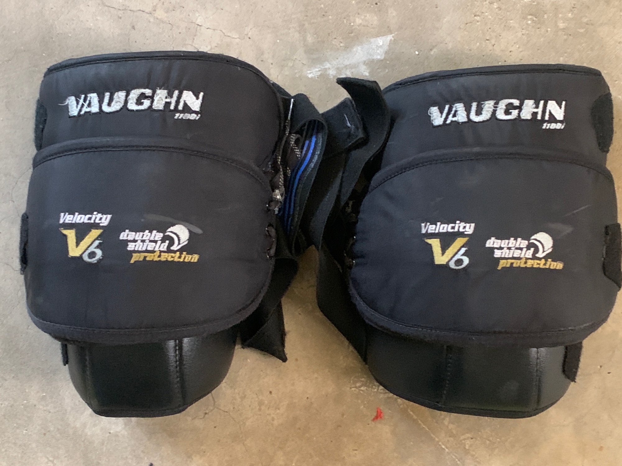 Vaughn 1100i Velocity 6 Knee & Thigh Guard INTERMEDIATE SIZE | SidelineSwap