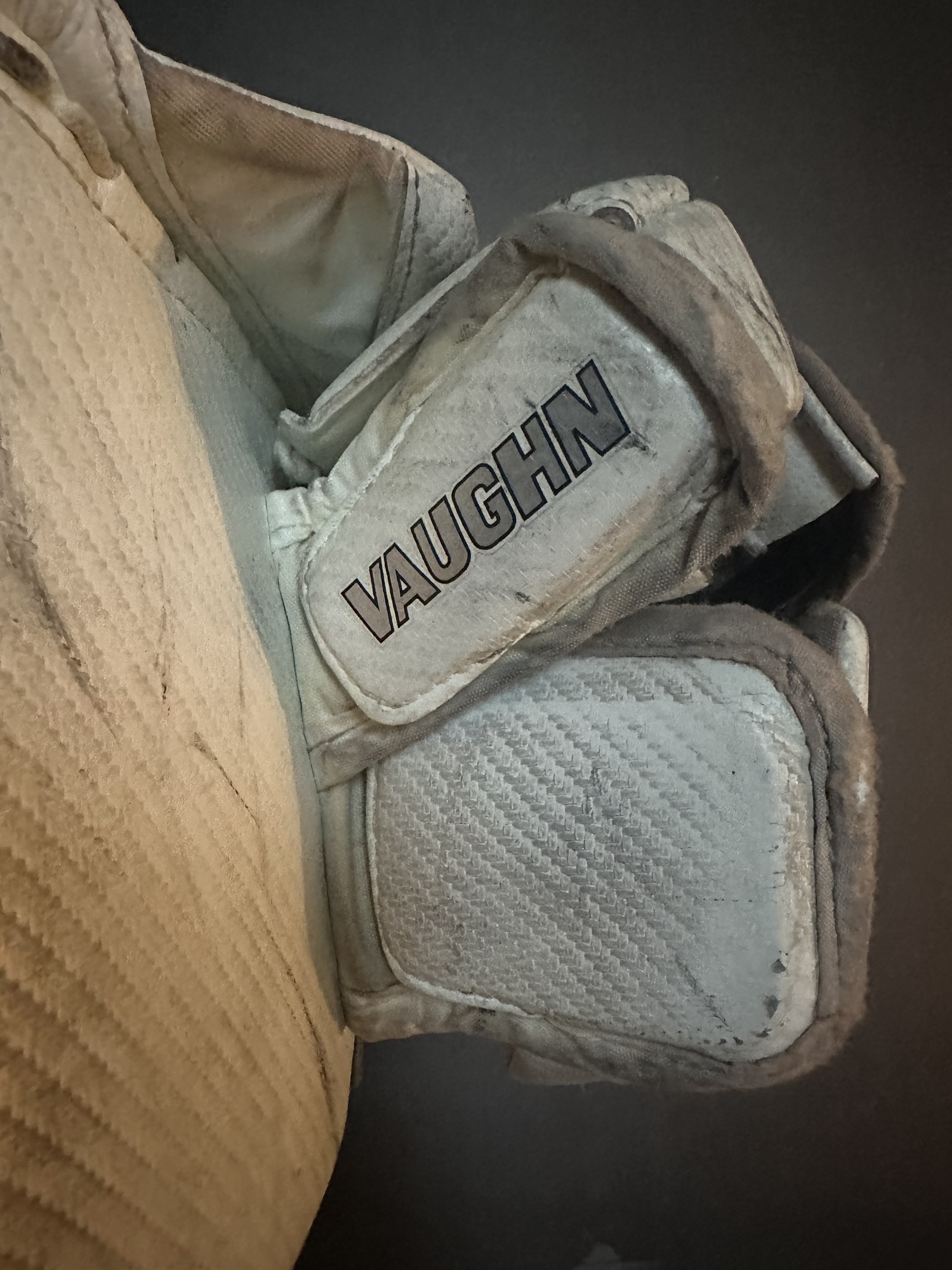 Vaughn Ventus SLR Pro Glove & Vision Blocker Senior | SidelineSwap