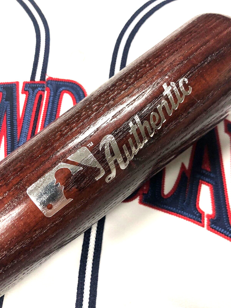 LOUISVILLE SLUGGER MLB PRO STOCK C243 ASH BAT 32" | SidelineSwap