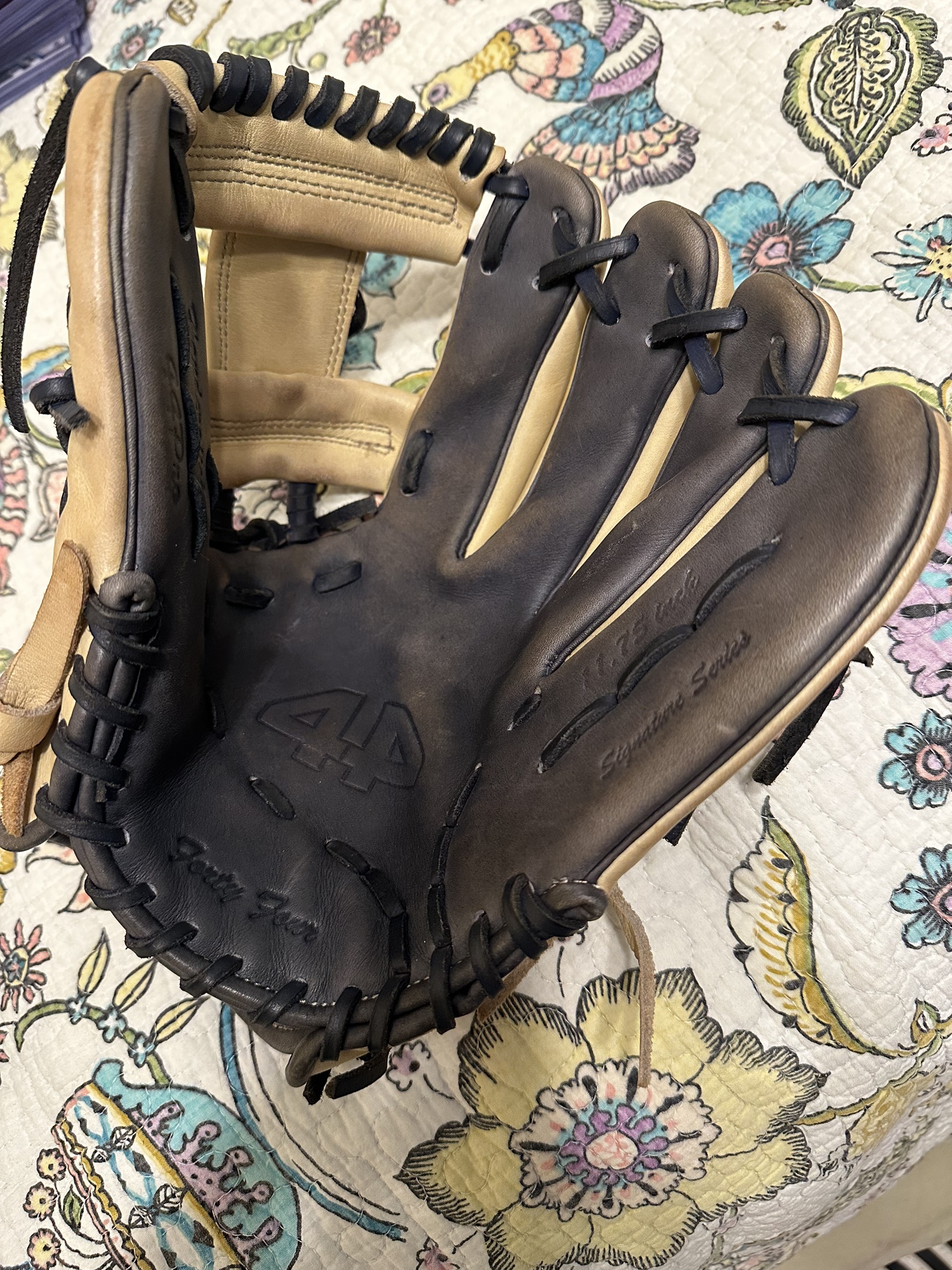44 Pro Signature 11.75” glove | SidelineSwap