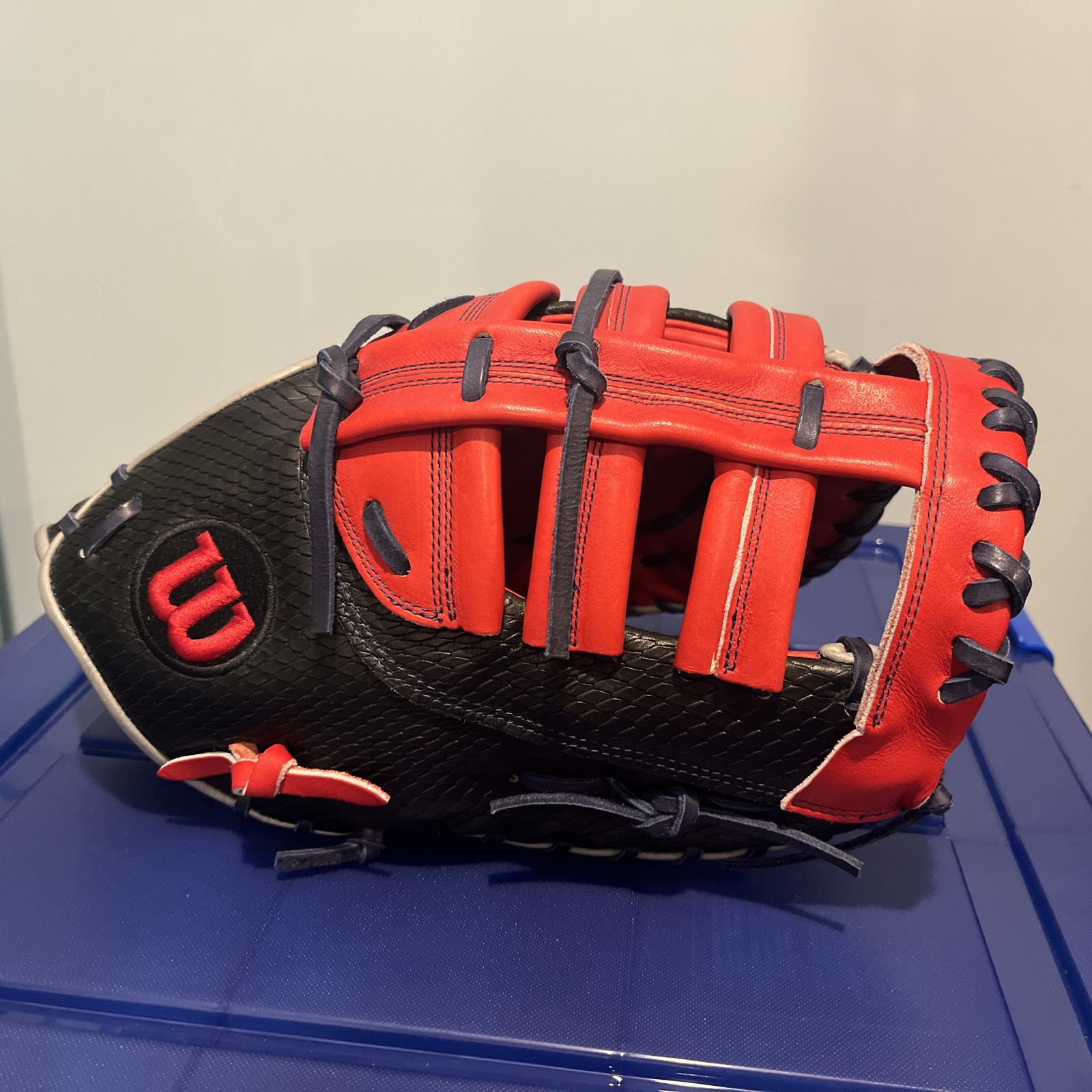 New With Tags: PRO ISSUE Wilson A2000 First Base Mitt Baseball Glove ...