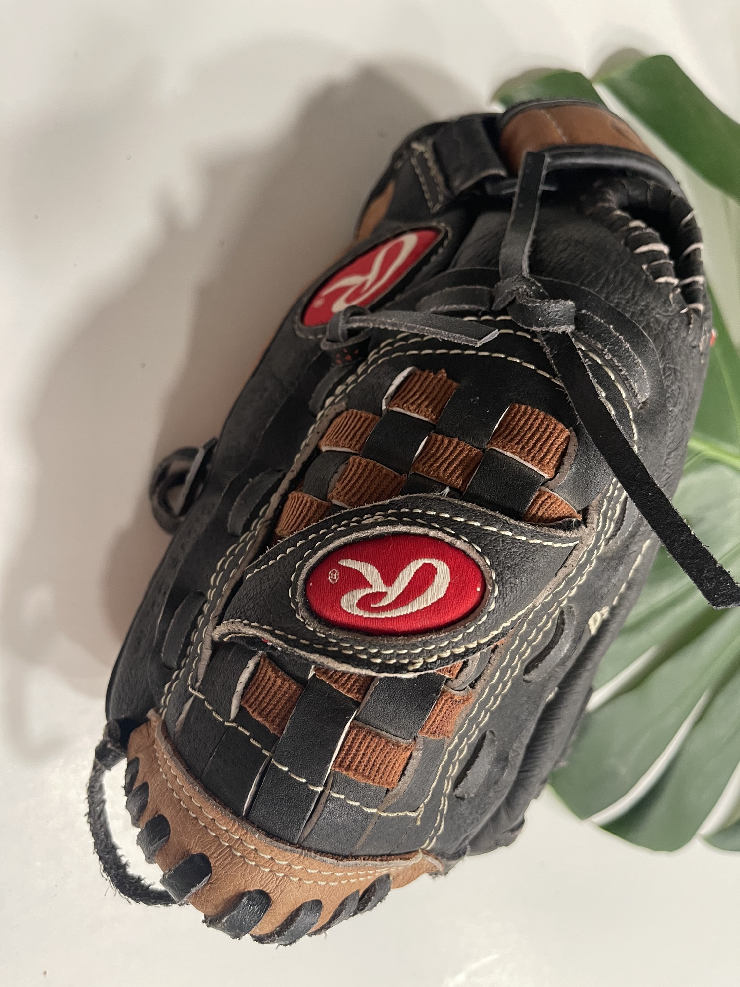 Rawlings Youth Savage 11.5” Baseball Glove RHT | SidelineSwap