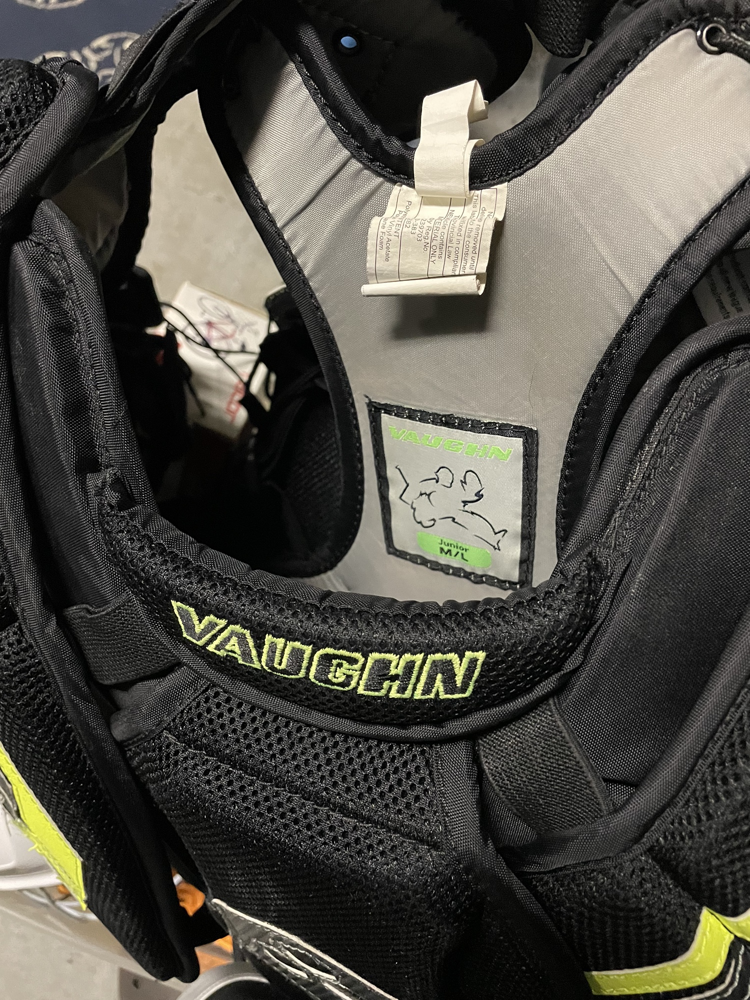 Vaughn Velocity VE8 Junior Goalie Chest Protector Medium/Large ...