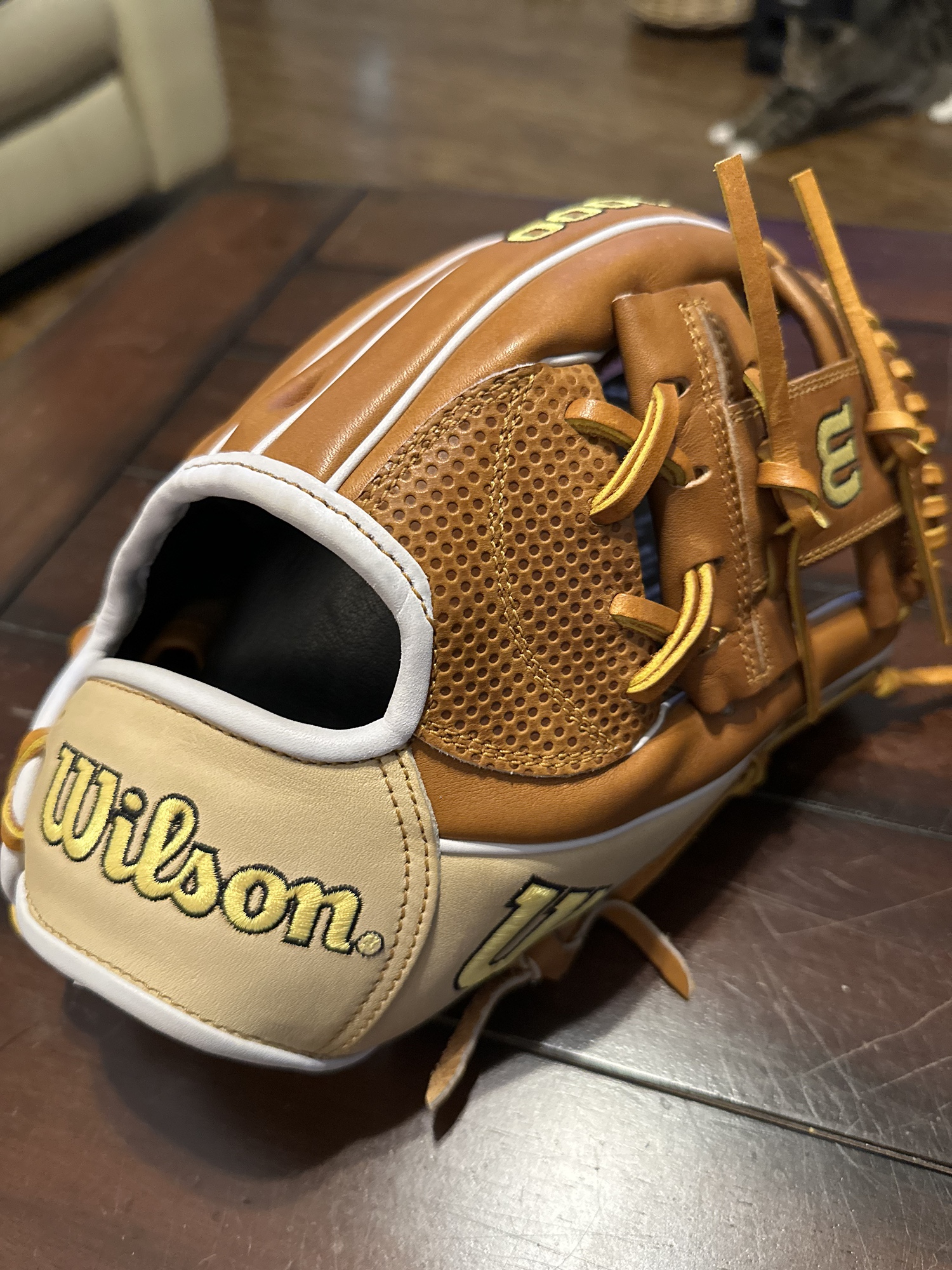 New Wilson A2000 Spin Control 1787 11.75" | SidelineSwap