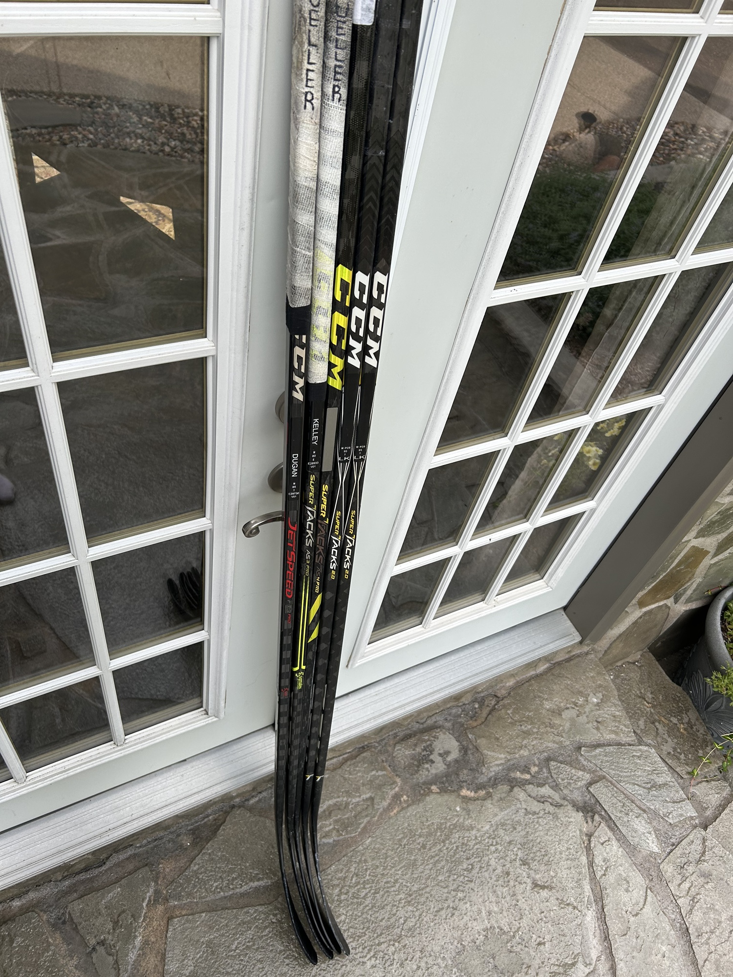 Senior RH CCM P28 Hockey Sticks | SidelineSwap