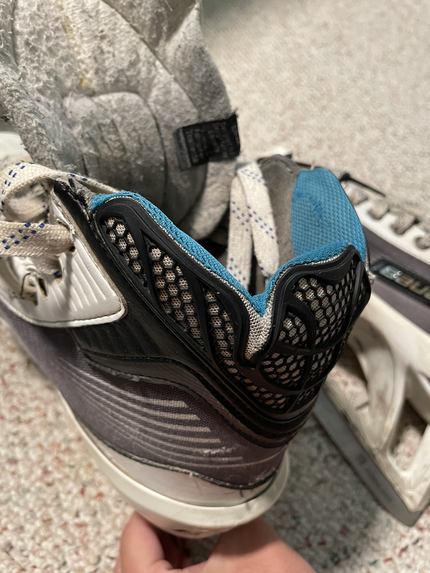 Used Bauer Reactor 4000 Senior 9 Ice Skates Goalie Skates | SidelineSwap