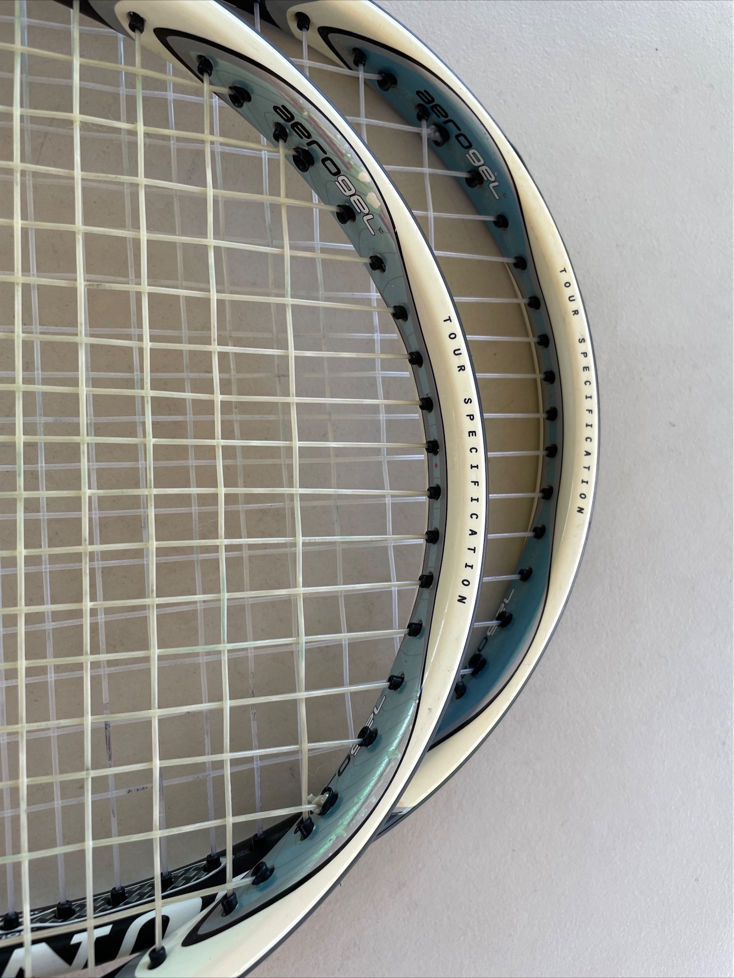 2 Unisex Dunlop Aerogel 300 Tennis Racquet | SidelineSwap