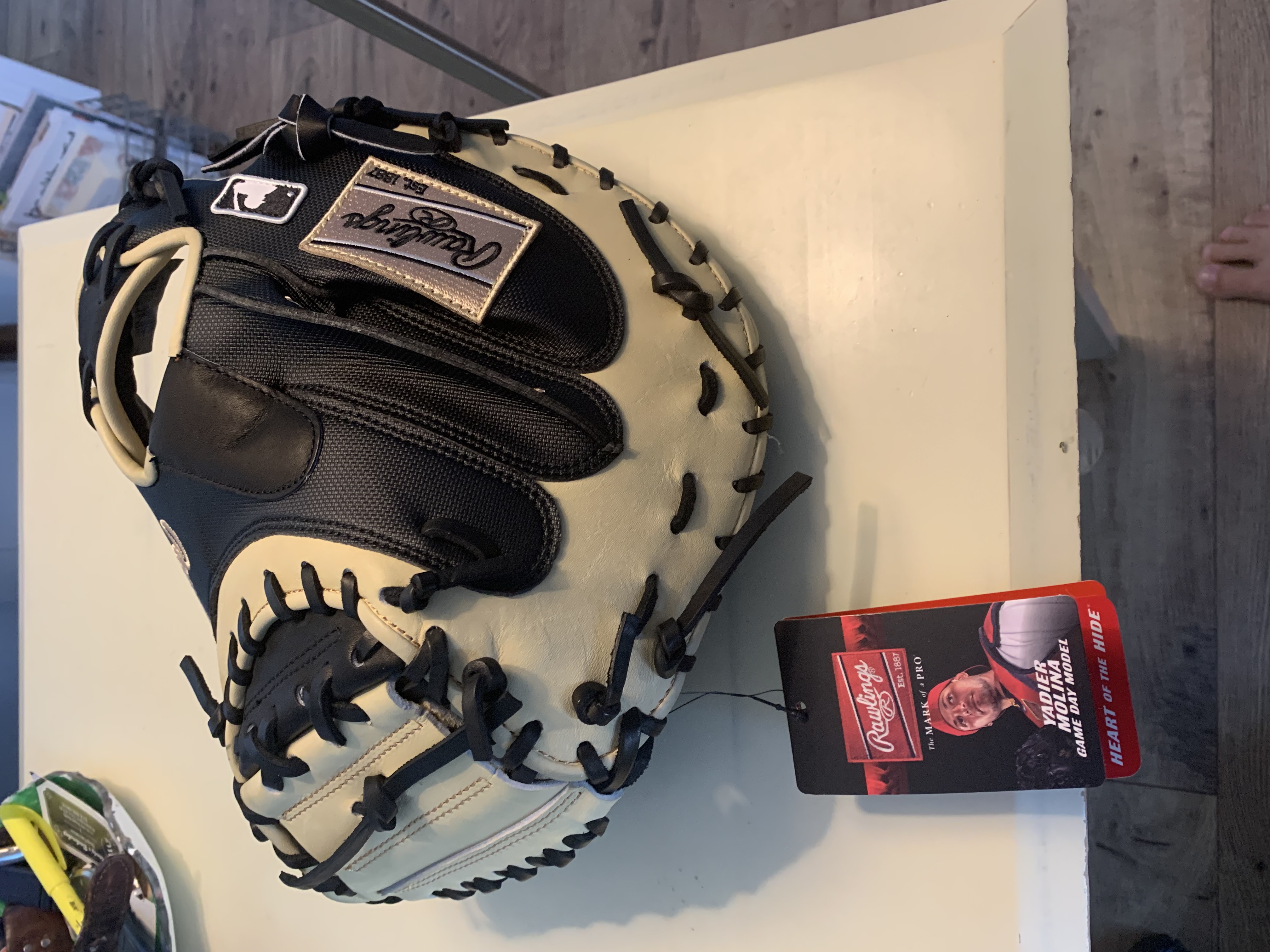 New 2021 Right Hand Throw Rawlings Catcher's Heart of the Hide Baseball Glove 34" | SidelineSwap