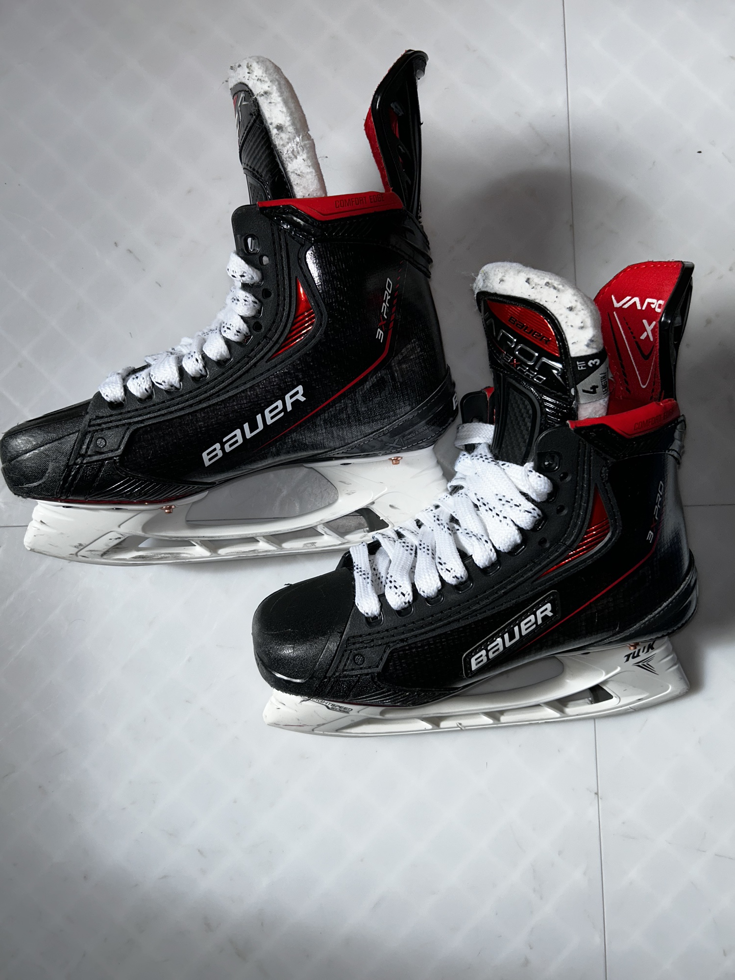 Used Bauer Size 4 Vapor 3X Pro Hockey Skates with LS Pulse Ti Blades ...