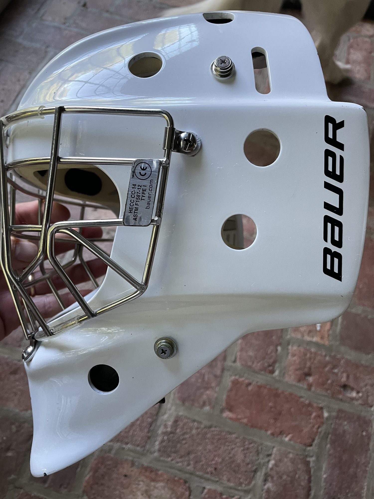 Used Medium Bauer 960 Goalie Mask | SidelineSwap