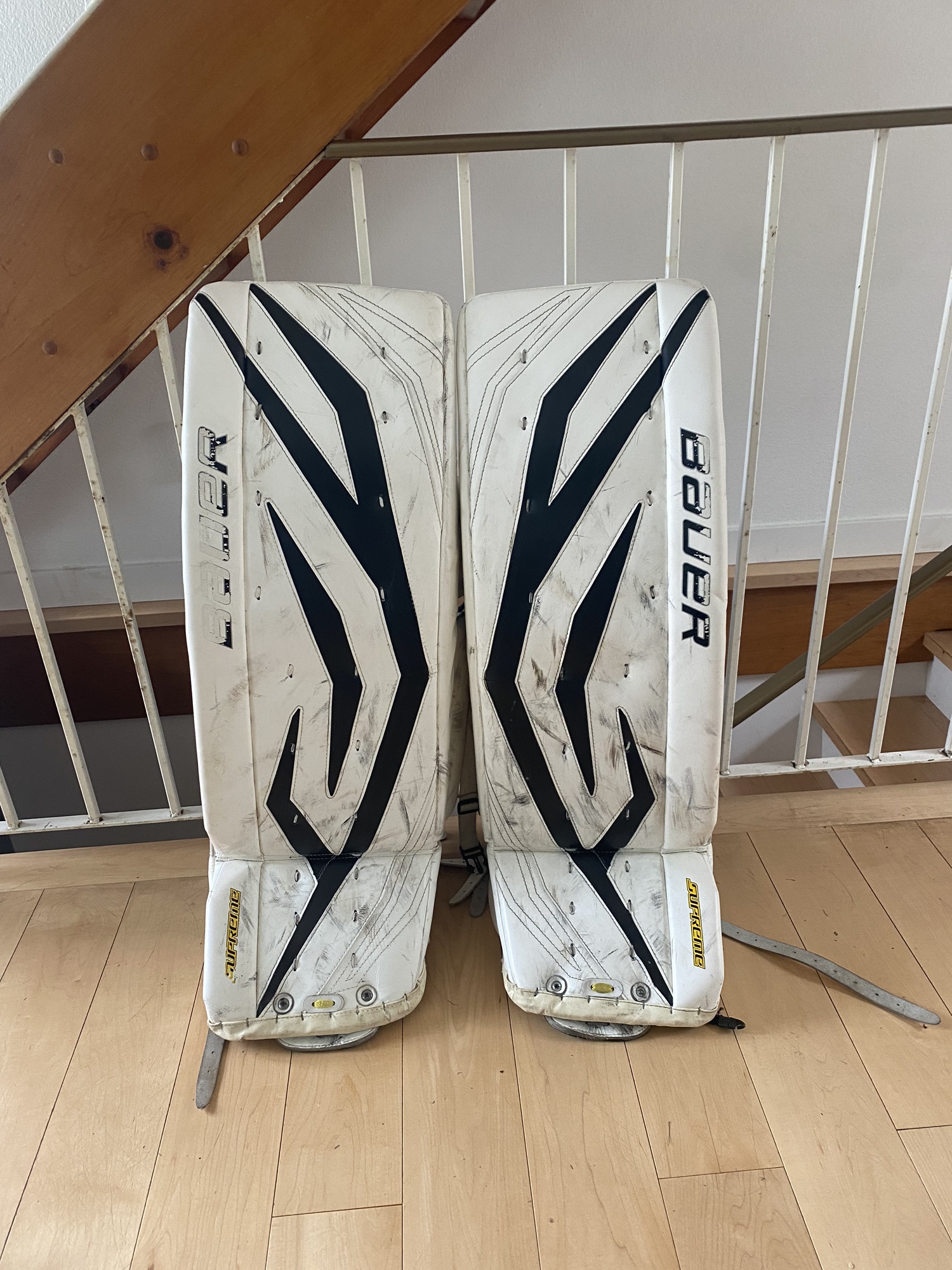 Bauer Total One Nxg Goalie Leg Pads (like new) 35+1 | SidelineSwap