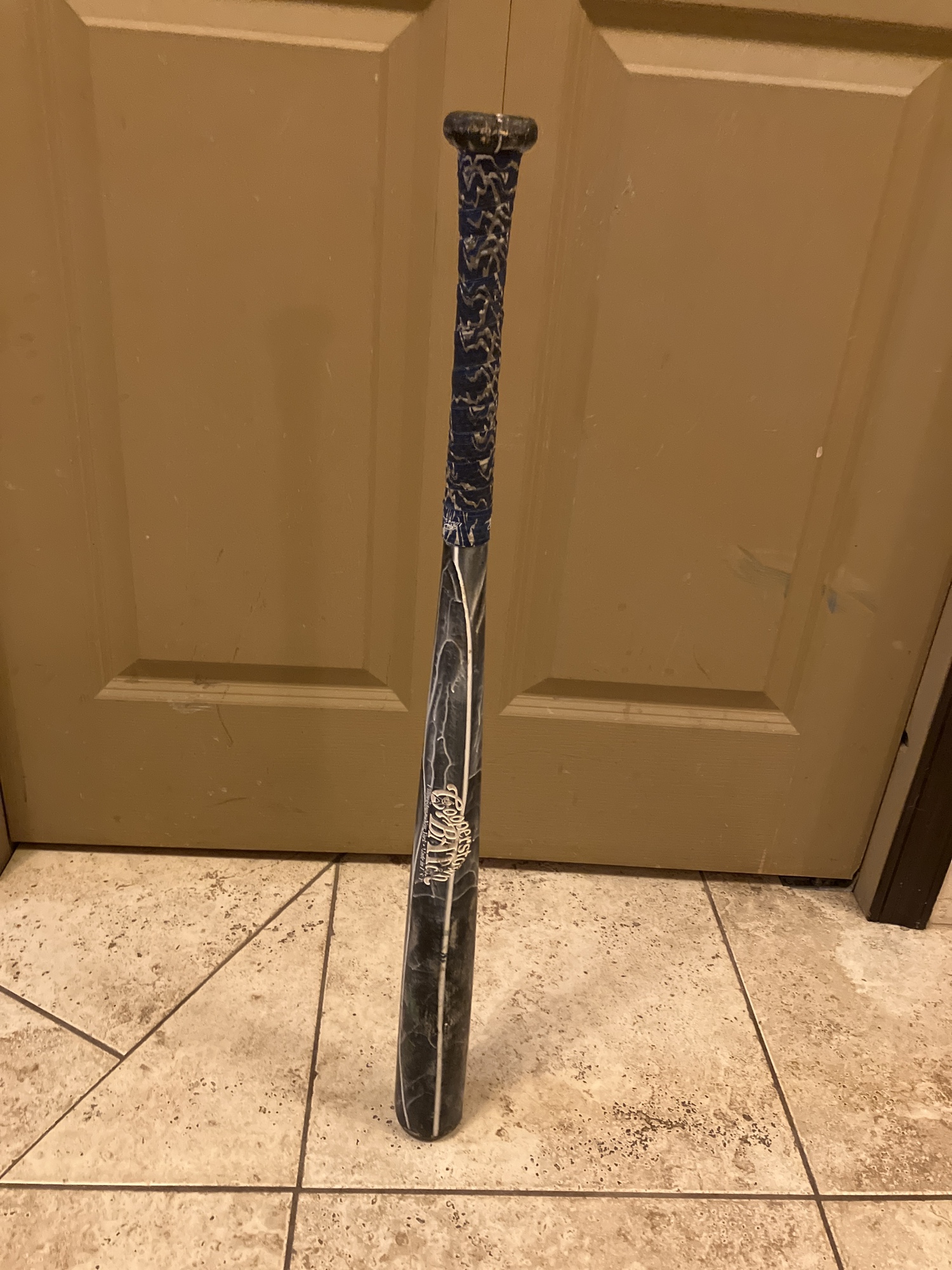 Cooperstown Bat Maple Youth baseball bat 29” and Cooperstown Bat 30 ...