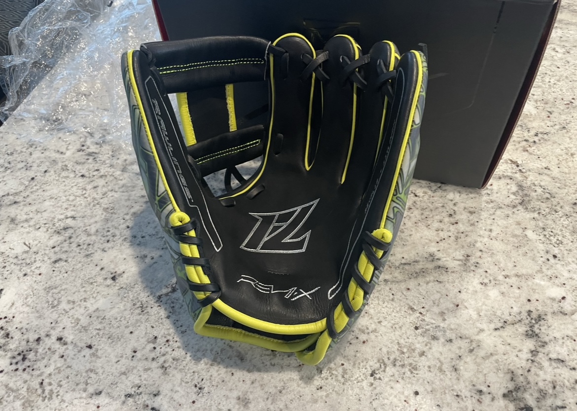 New Infield 11.75" REV1X Baseball Glove | SidelineSwap