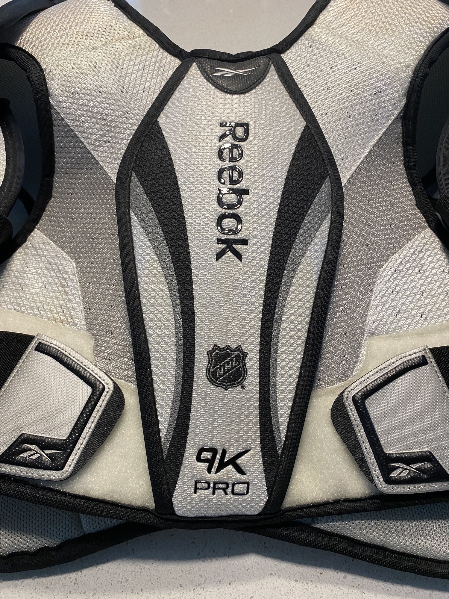 Reebok 9k PRO XL Shoulder Pads | SidelineSwap