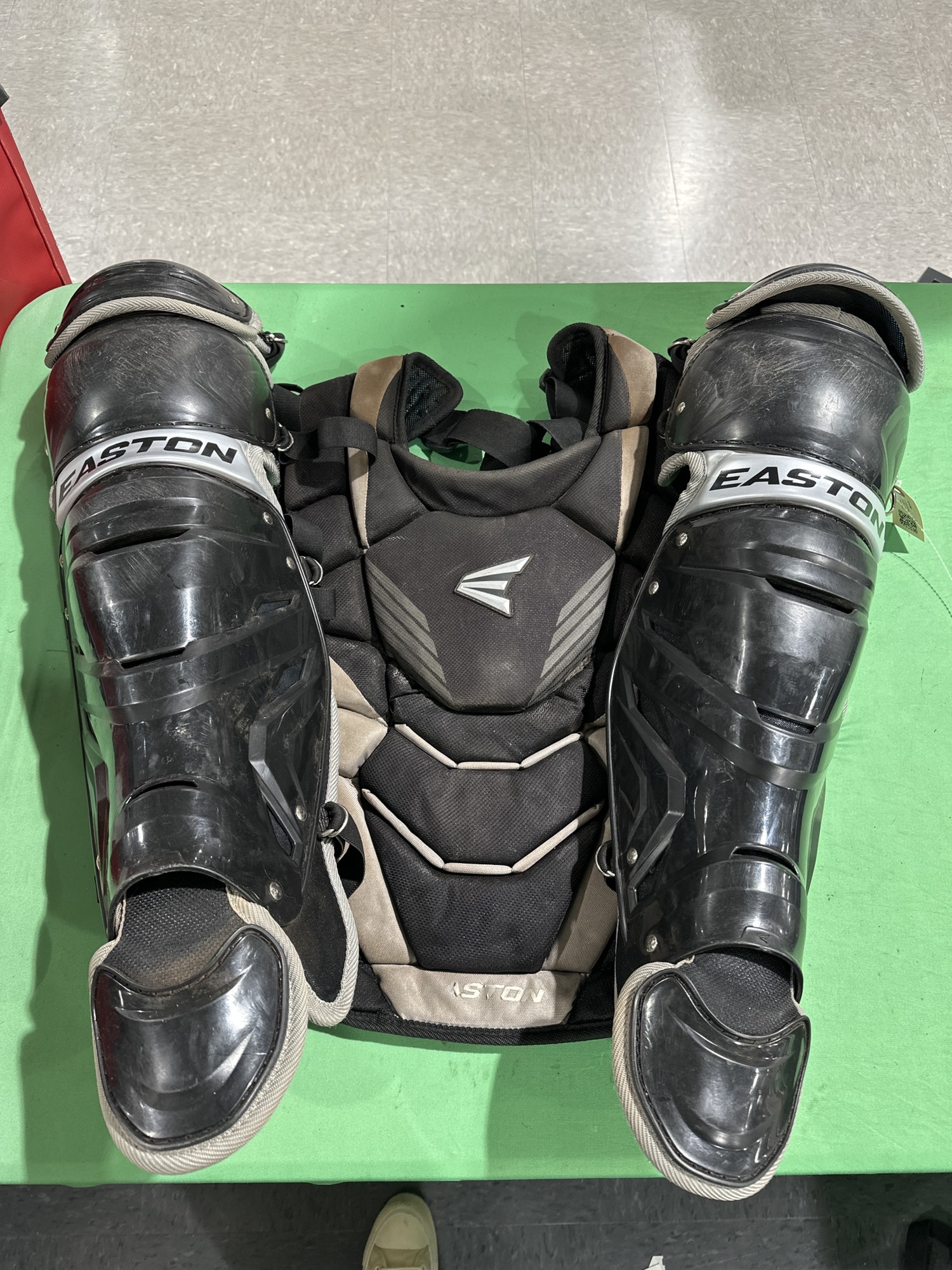 Used Easton Gametime Catcher's Set (Chest Protector and Shin Pads ...
