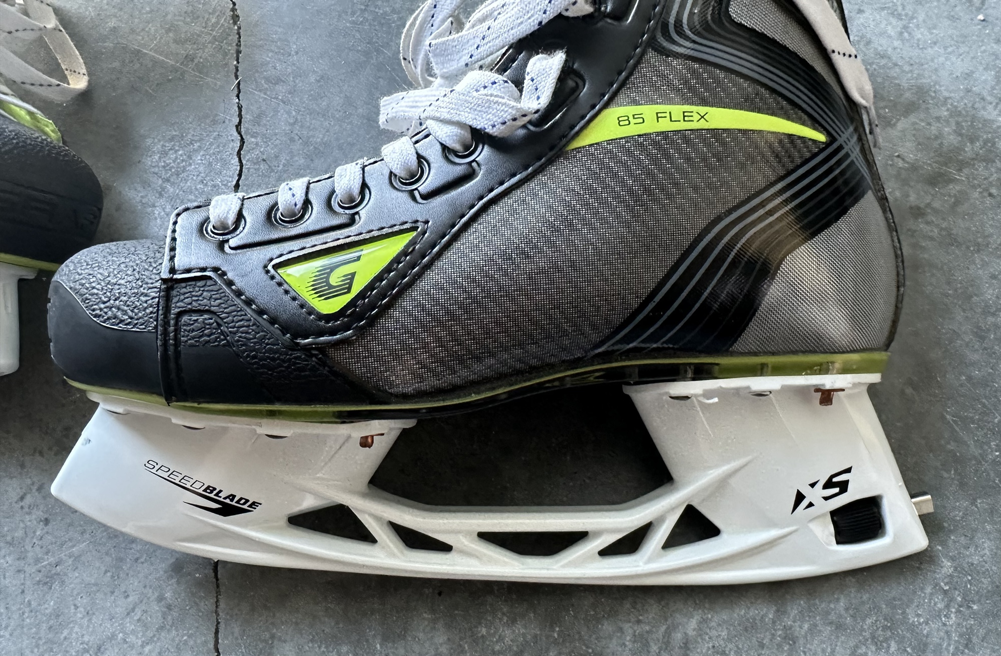 New Graf Regular Width Size 8 Ultra G8035 Hockey Skates | SidelineSwap