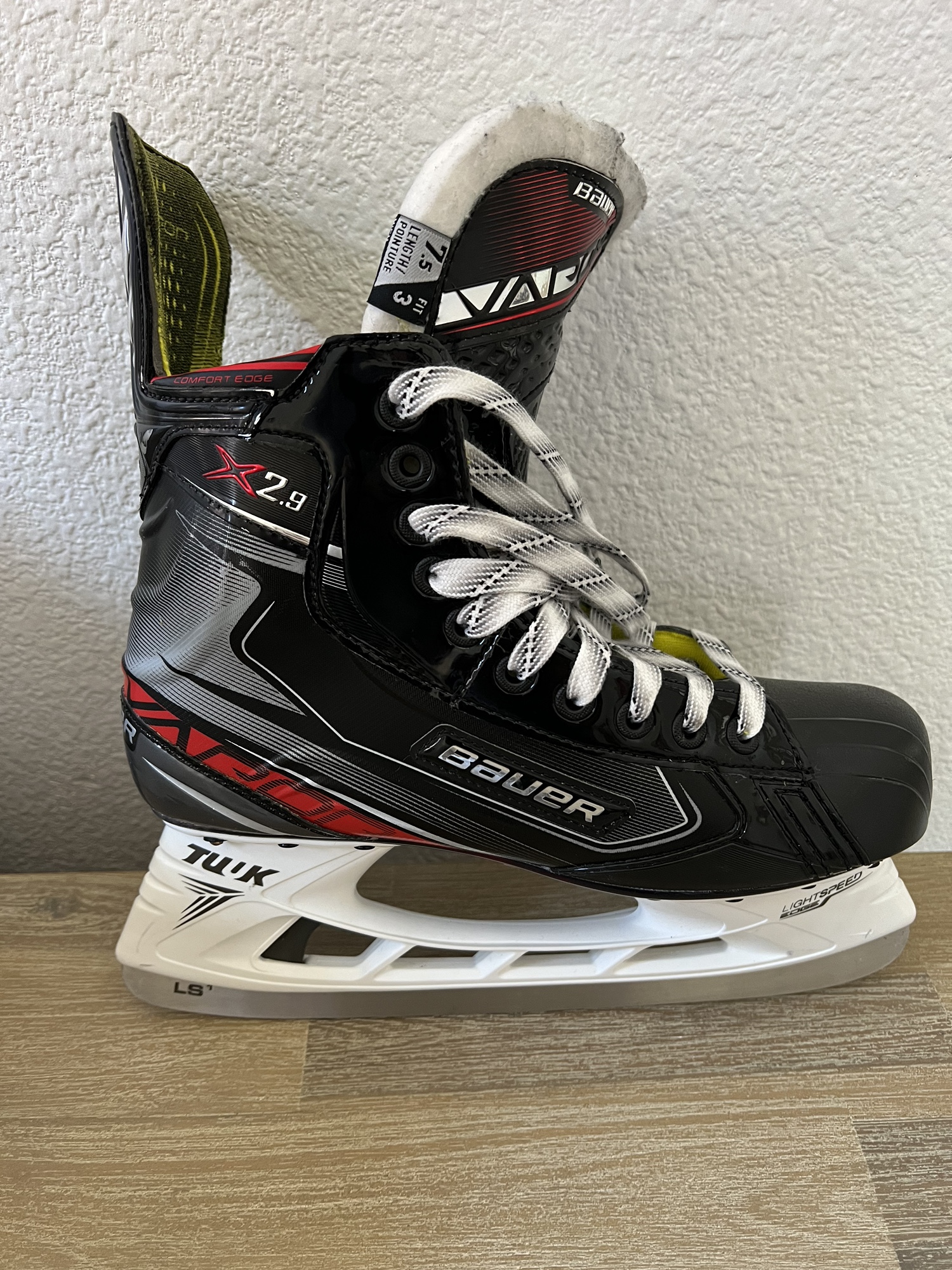 Like New Bauer Vapor X2.9 Skates - Senior 7.5 (Fit 3) WIDE | SidelineSwap