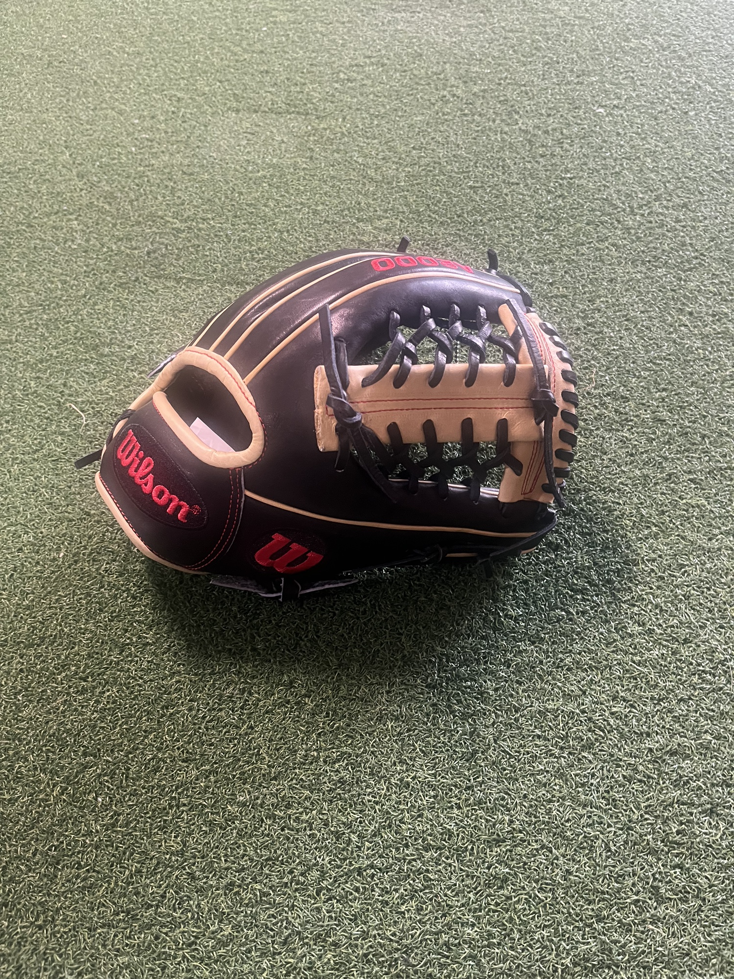 Wilson a2000 Infield 11.5" A2000 Baseball Glove | SidelineSwap