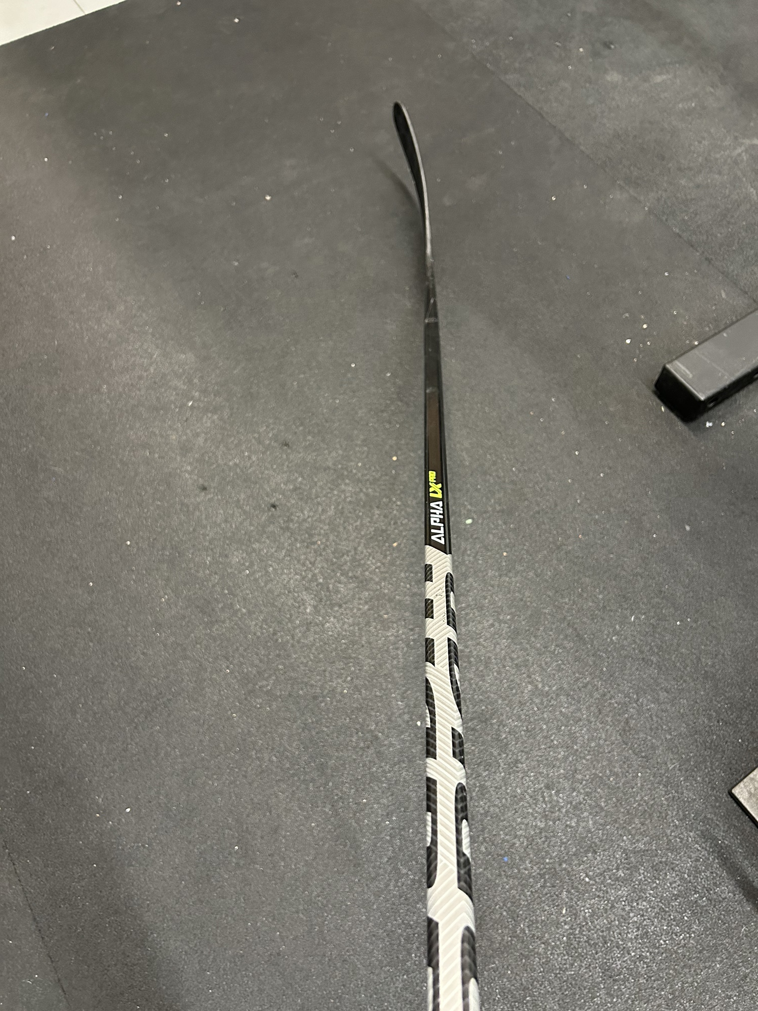 Alpha LX Pro Right M03 Warrior hockey stick 85 Flex | SidelineSwap