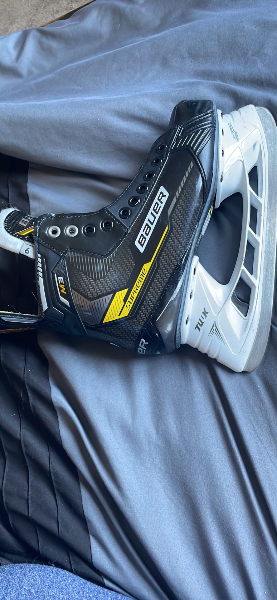 New Bauer Extra Wide Width Size 6 Supreme M3 Hockey Skates | SidelineSwap