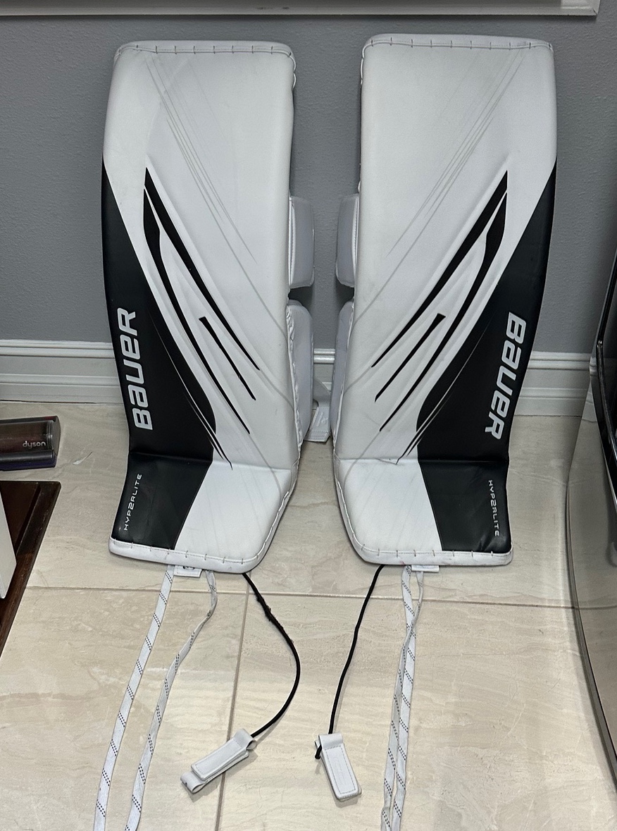 Bauer Hyperlite 2 Goalie Leg Pads - Sr Medium 34”+ Used | SidelineSwap