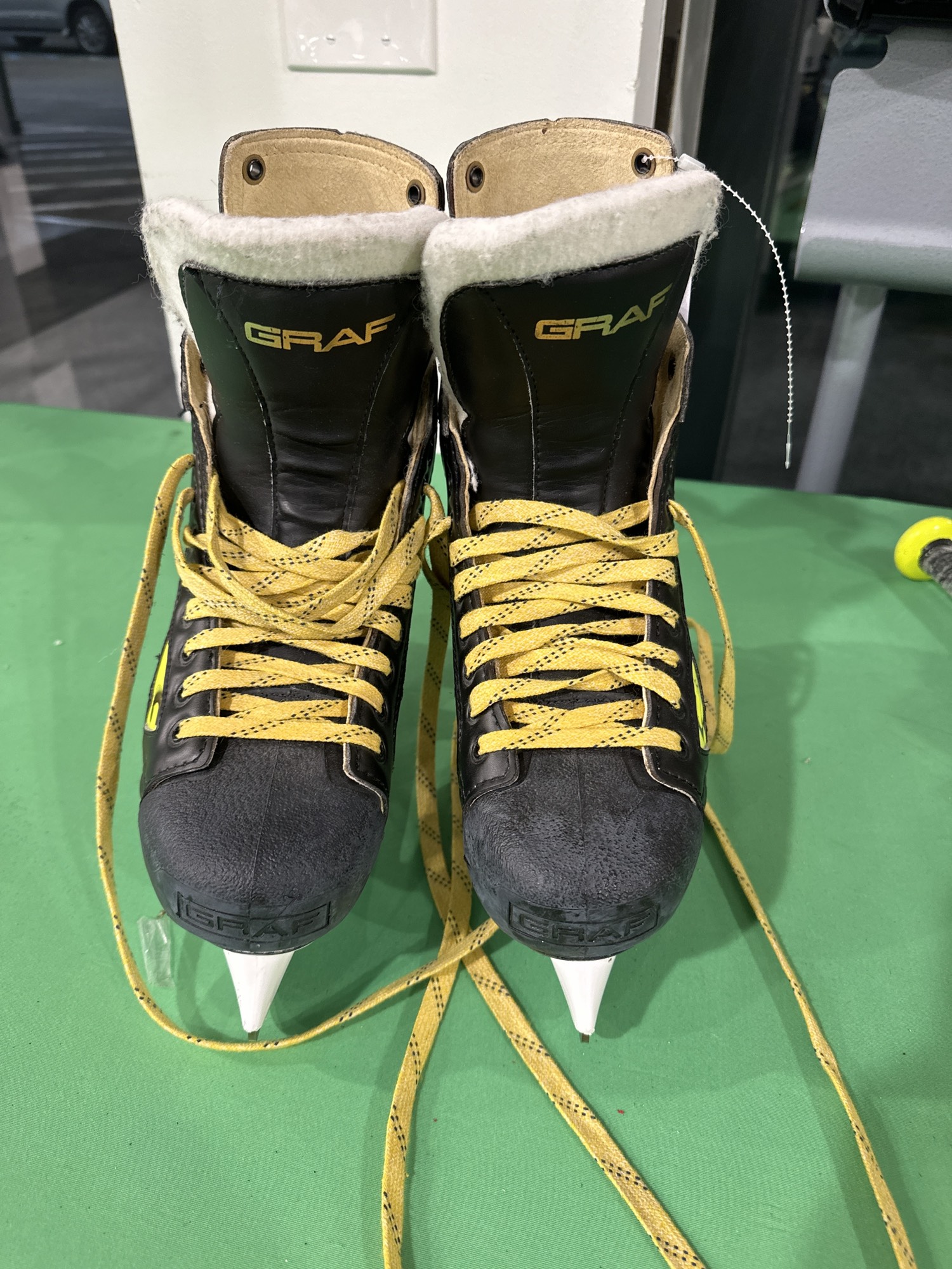 Senior Used Graf Supra 703 Hockey Skates 8.0 | SidelineSwap