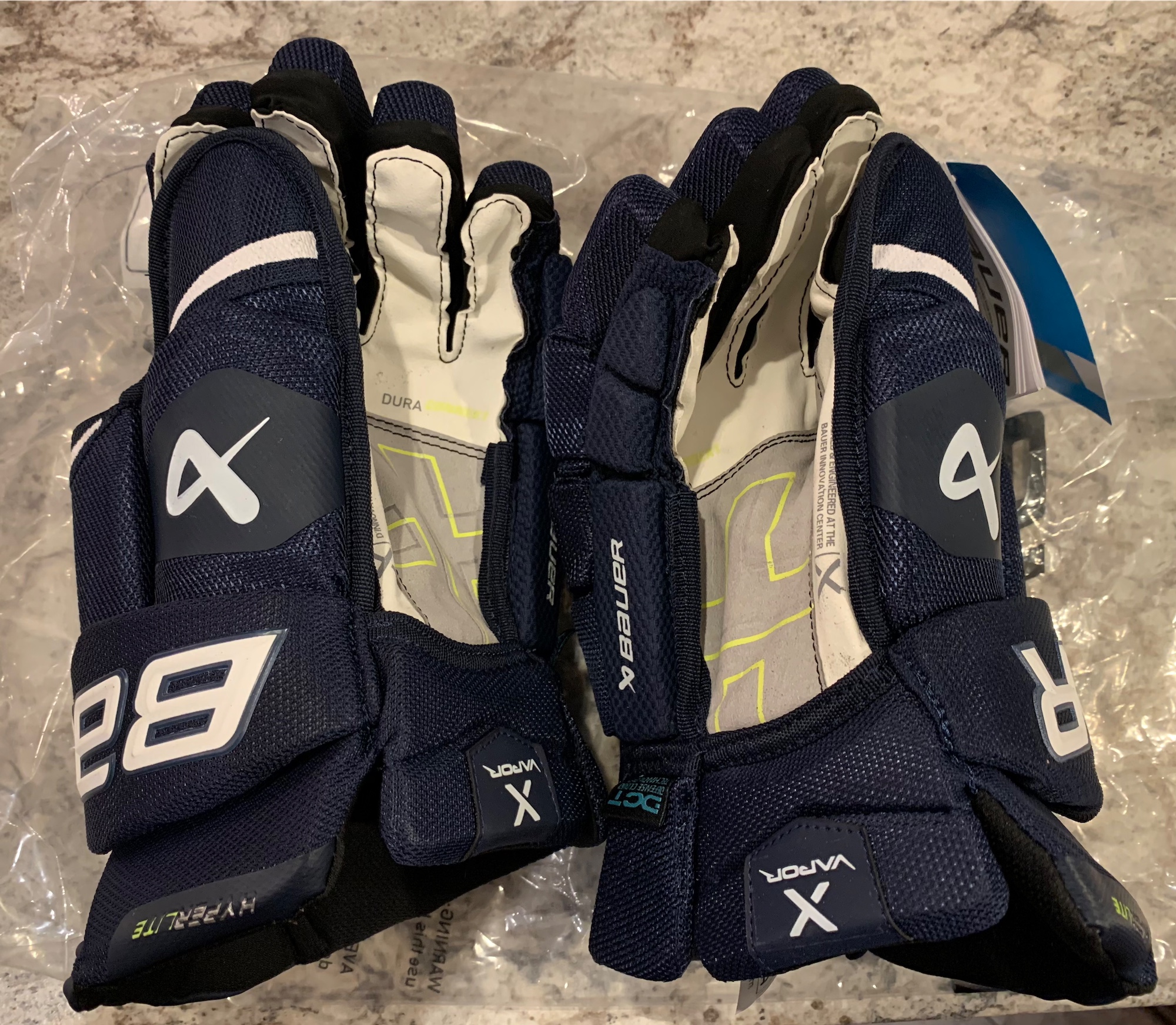 New Navy Bauer 14" Vapor Hyperlite Gloves | SidelineSwap