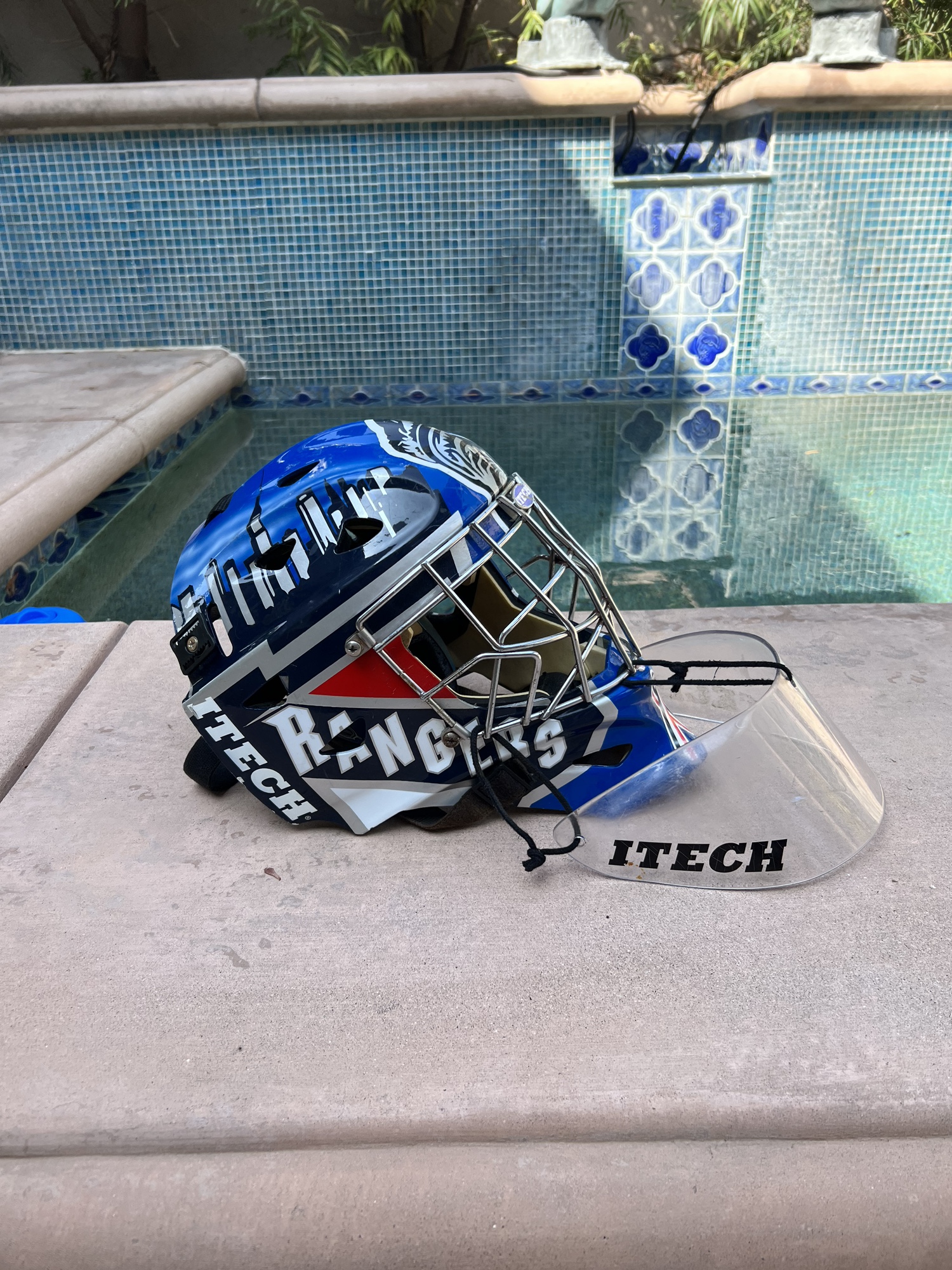 Used Itech Goalie Mask | SidelineSwap