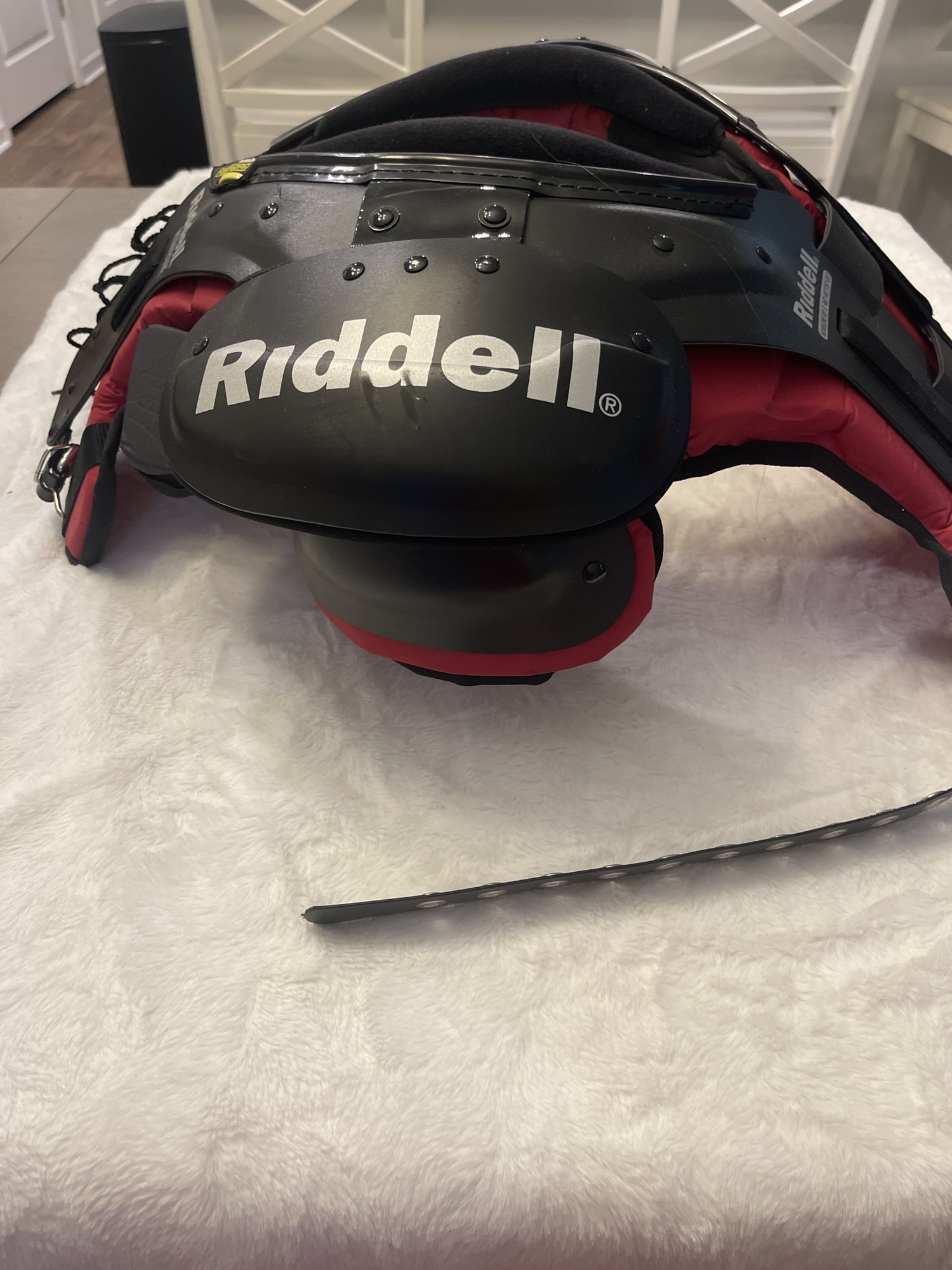 Adult Large Riddell Kombine Shoulder Pads | SidelineSwap