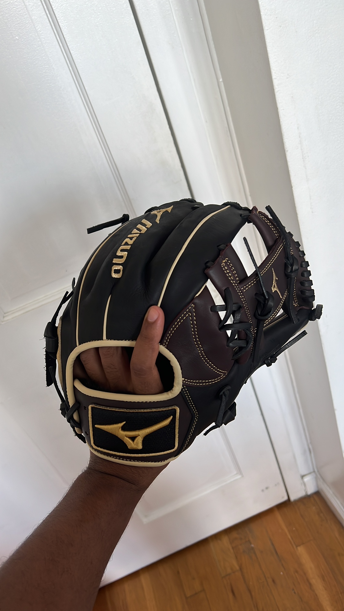 New Right Hand Throw 11.5" Baseball Glove | SidelineSwap